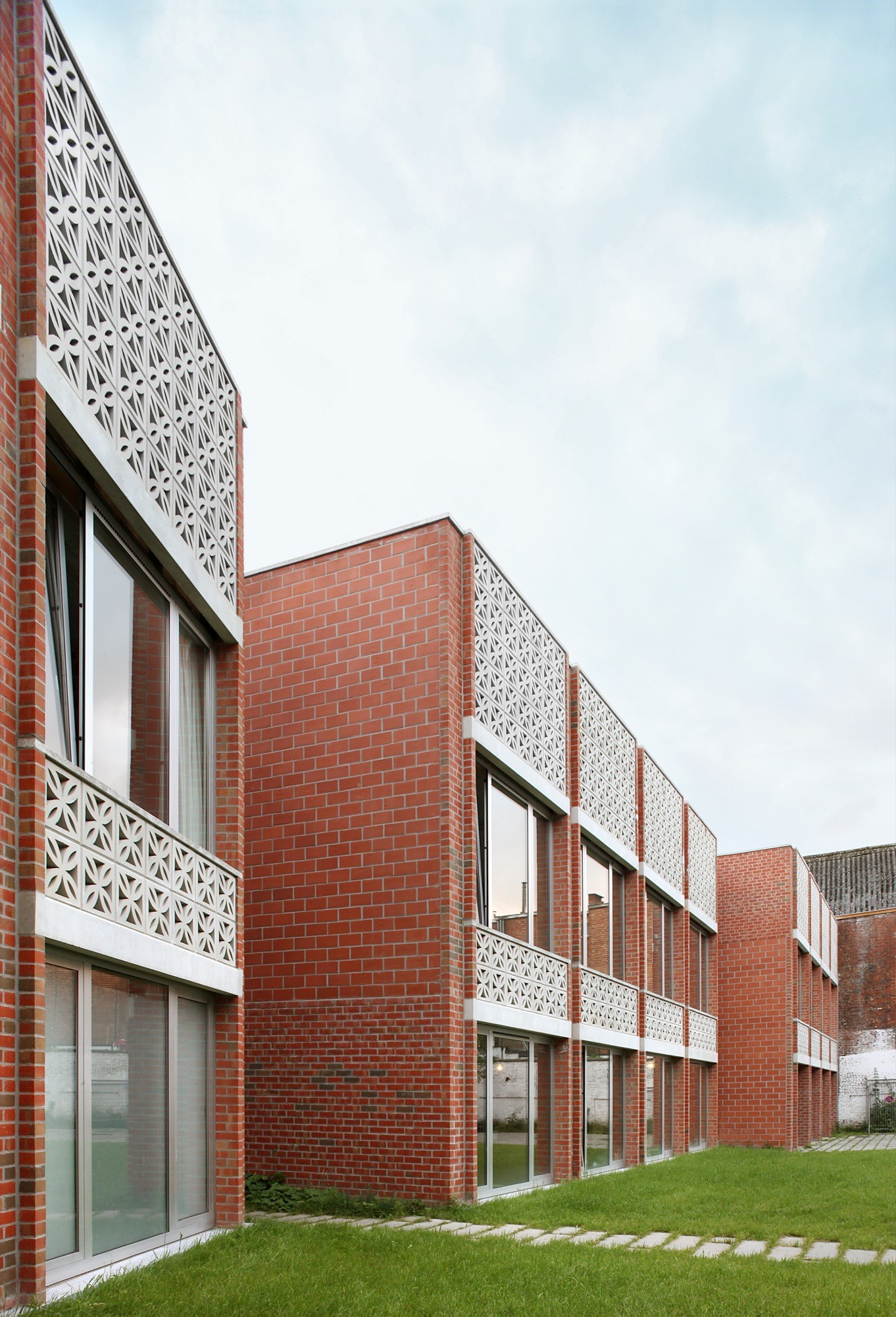 Gallery of Mixed use infill 3 houses and an office / Collectief Noord - 7