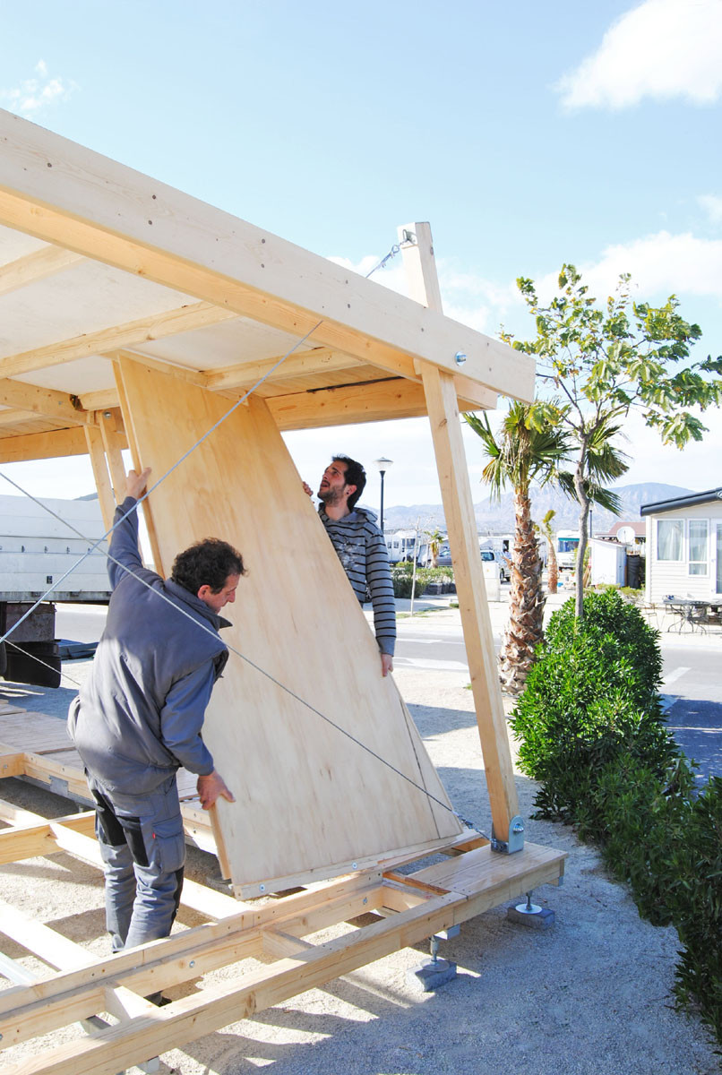 Galería de Viviendo a pequeña escala: la arquitectura plegable del ...