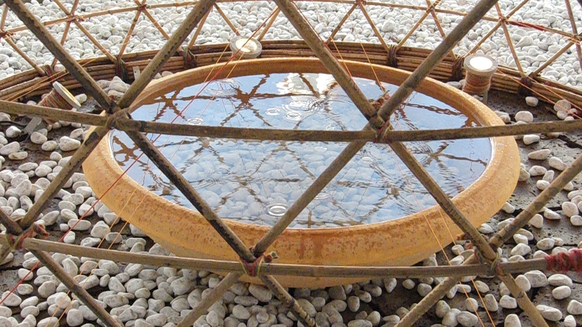 Galería de Proyecto WARKA: Torres de bambú que recogen agua potable del ...