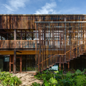 Arquitectura y Paisaje: Plaza Andaro construida con desechos ...