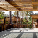 Arquitectura y Paisaje: Plaza Andaro construida con desechos ...