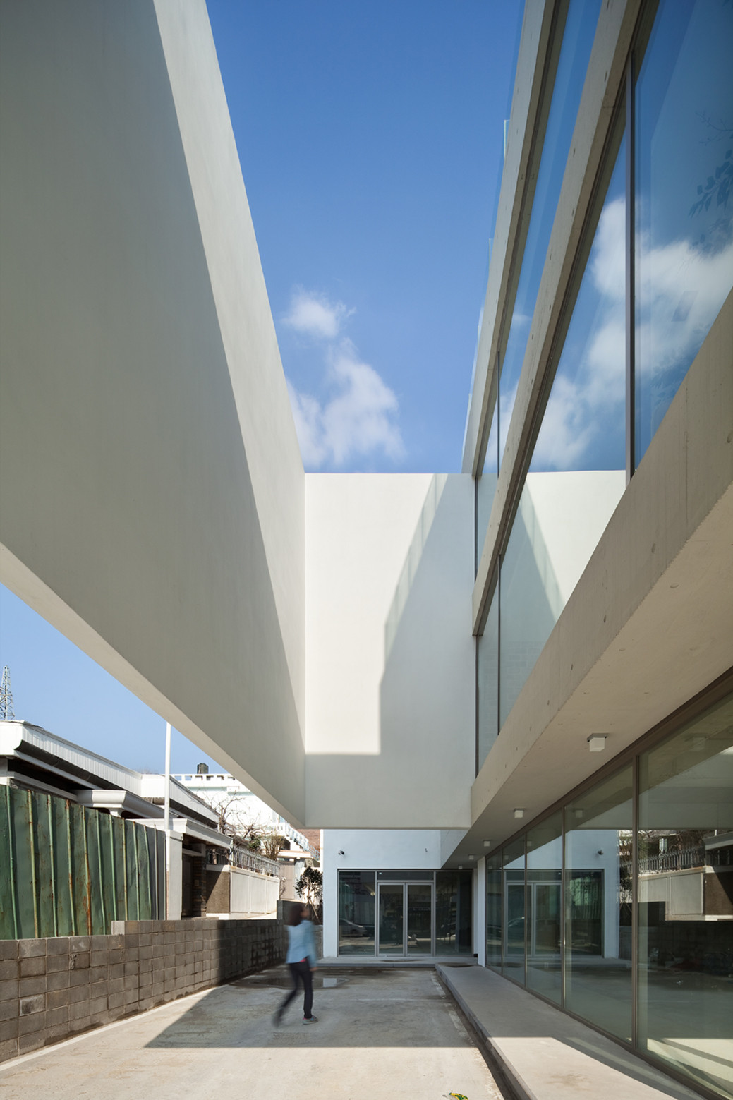 Gallery of Maroin Office Building / Architects Group RAUM - 9