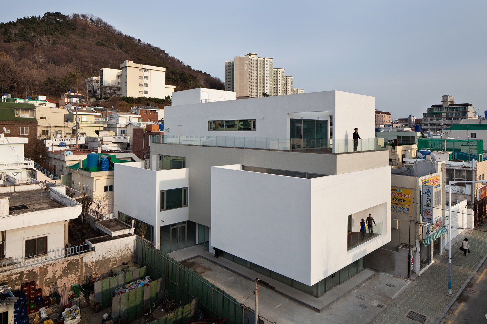 Gallery of Maroin Office Building / Architects Group RAUM - 19