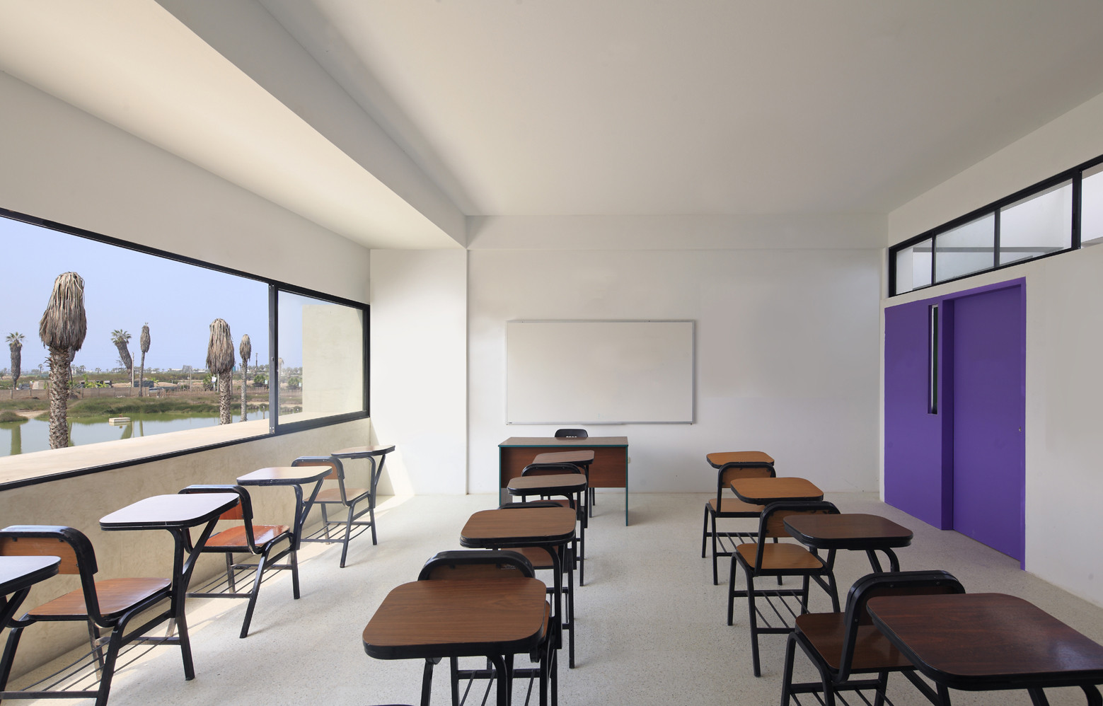 Gallery of LVC School / Nomena + Patricio Bryce - 18