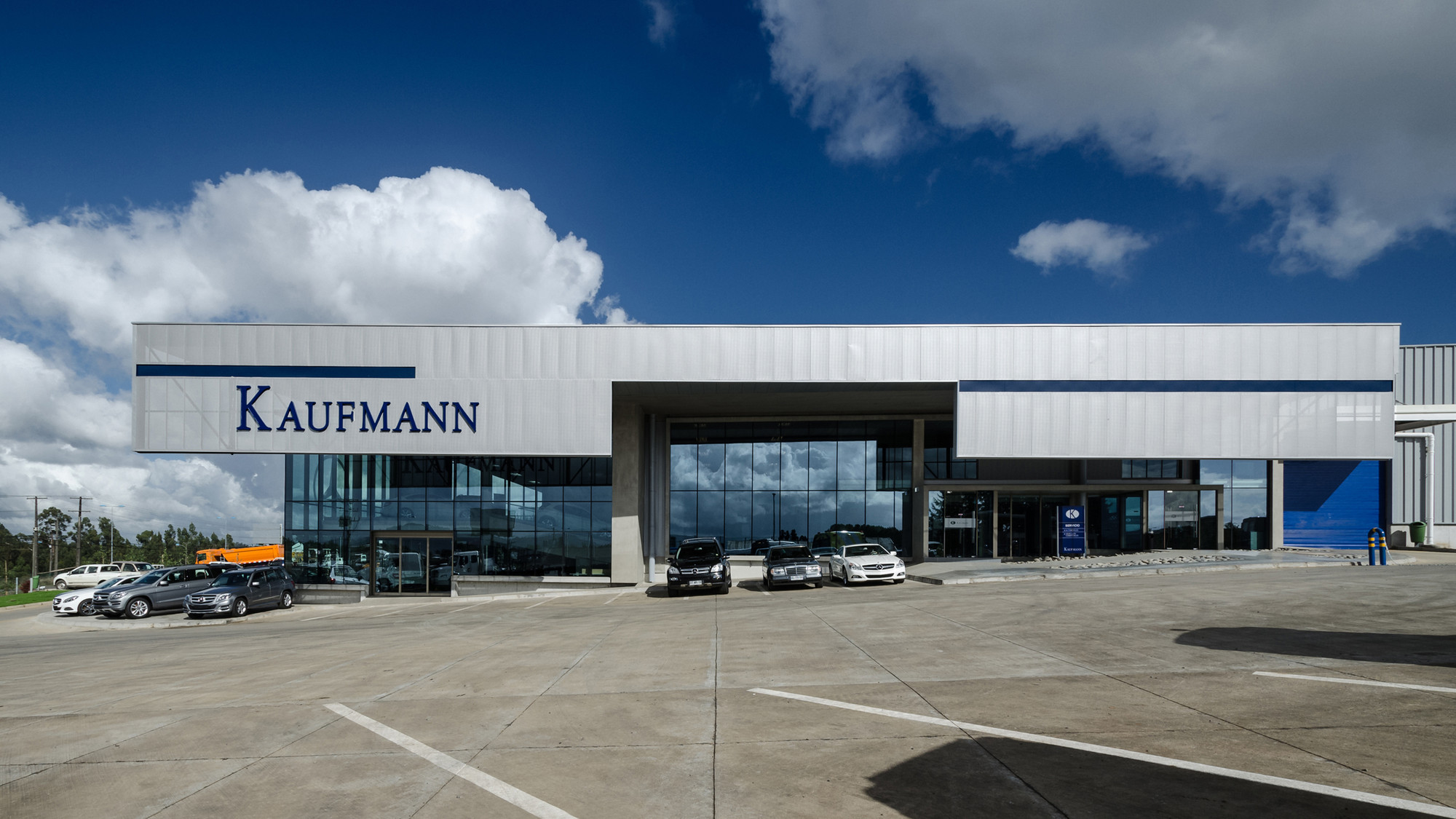 Galeria de Kaufmann Temuco / B Schneider Arquitectos e Ingenieros - 11