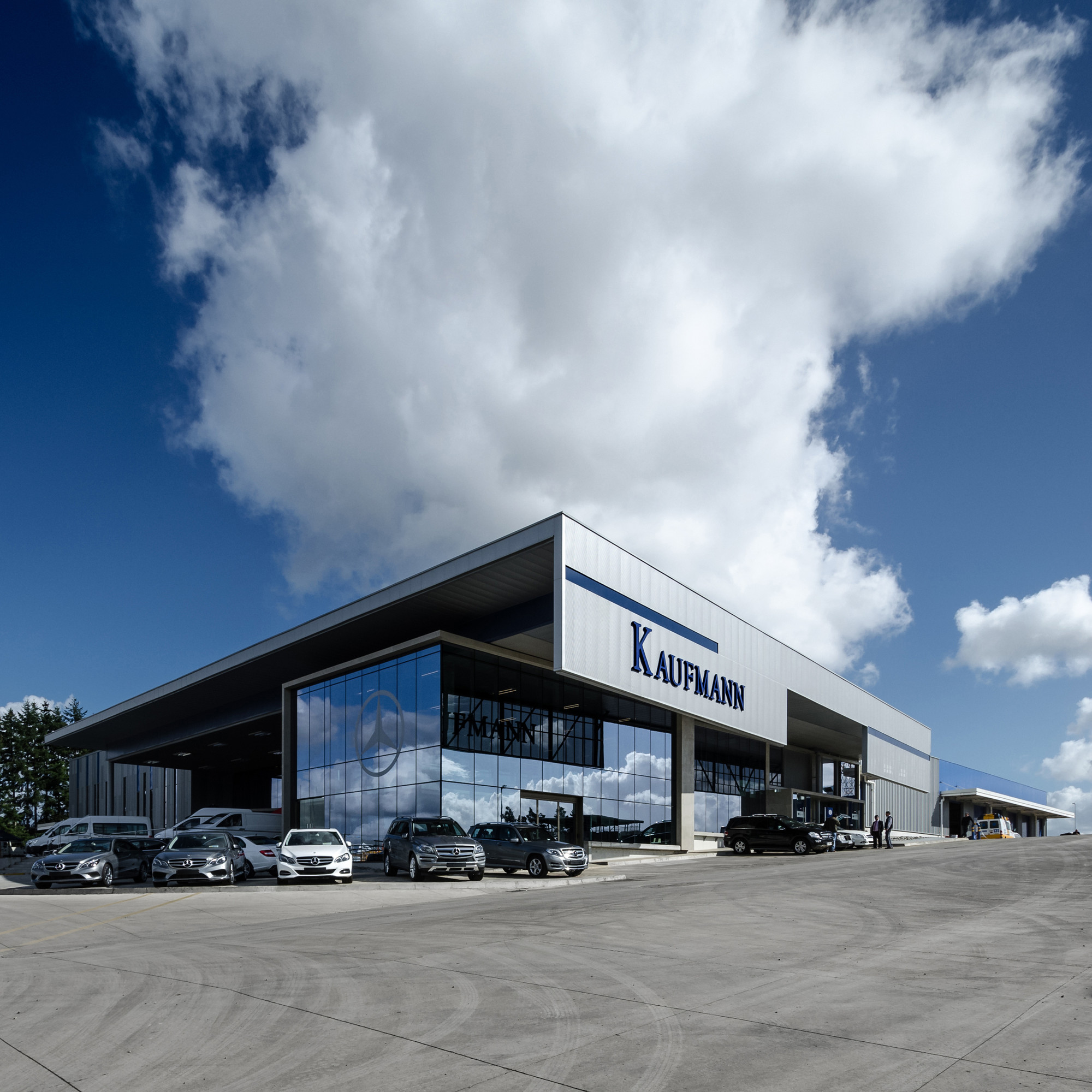 Galeria de Kaufmann Temuco / B Schneider Arquitectos e Ingenieros - 13