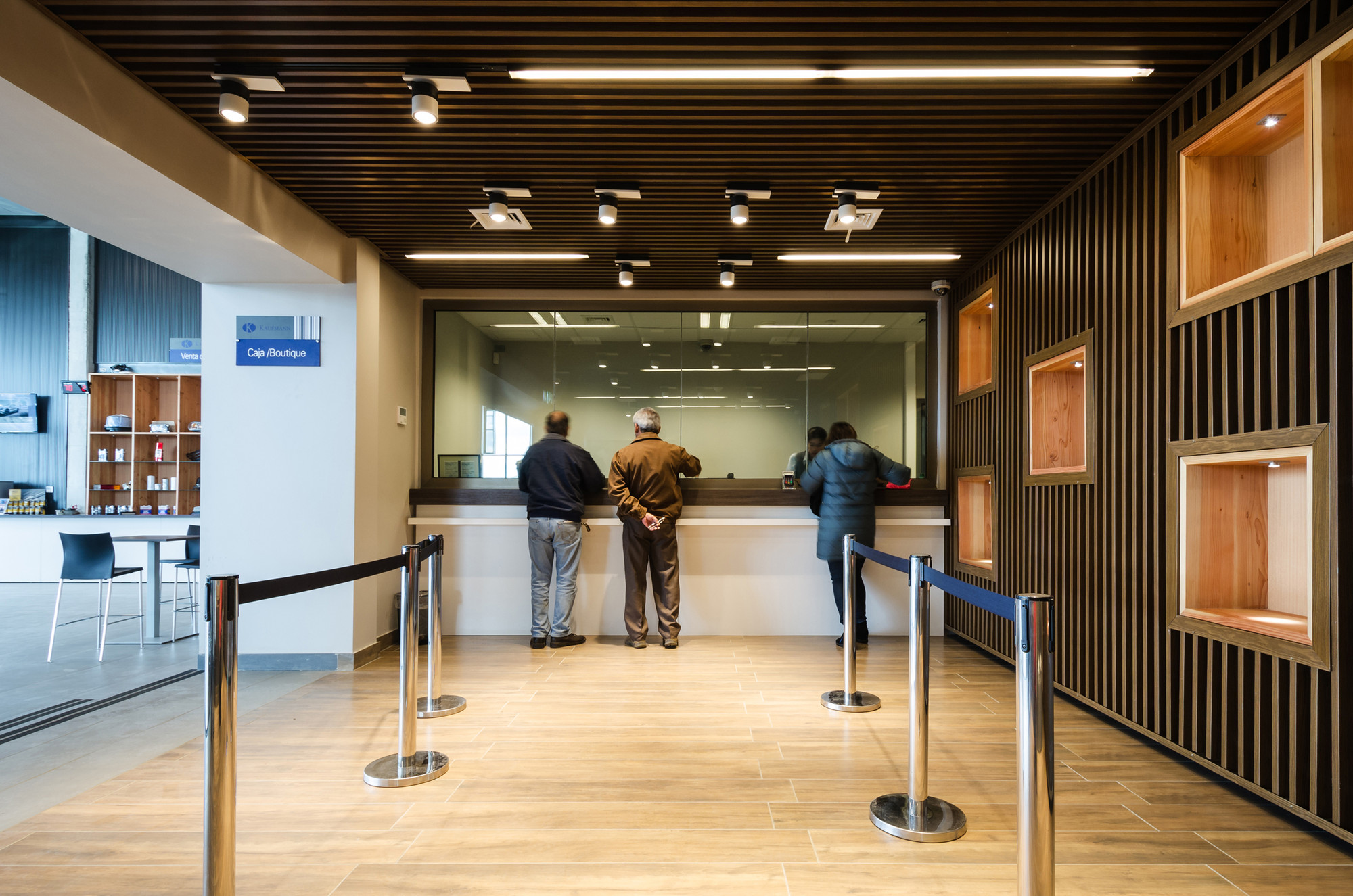 Galería de Kaufmann Temuco / B Schneider Arquitectos e Ingenieros - 25