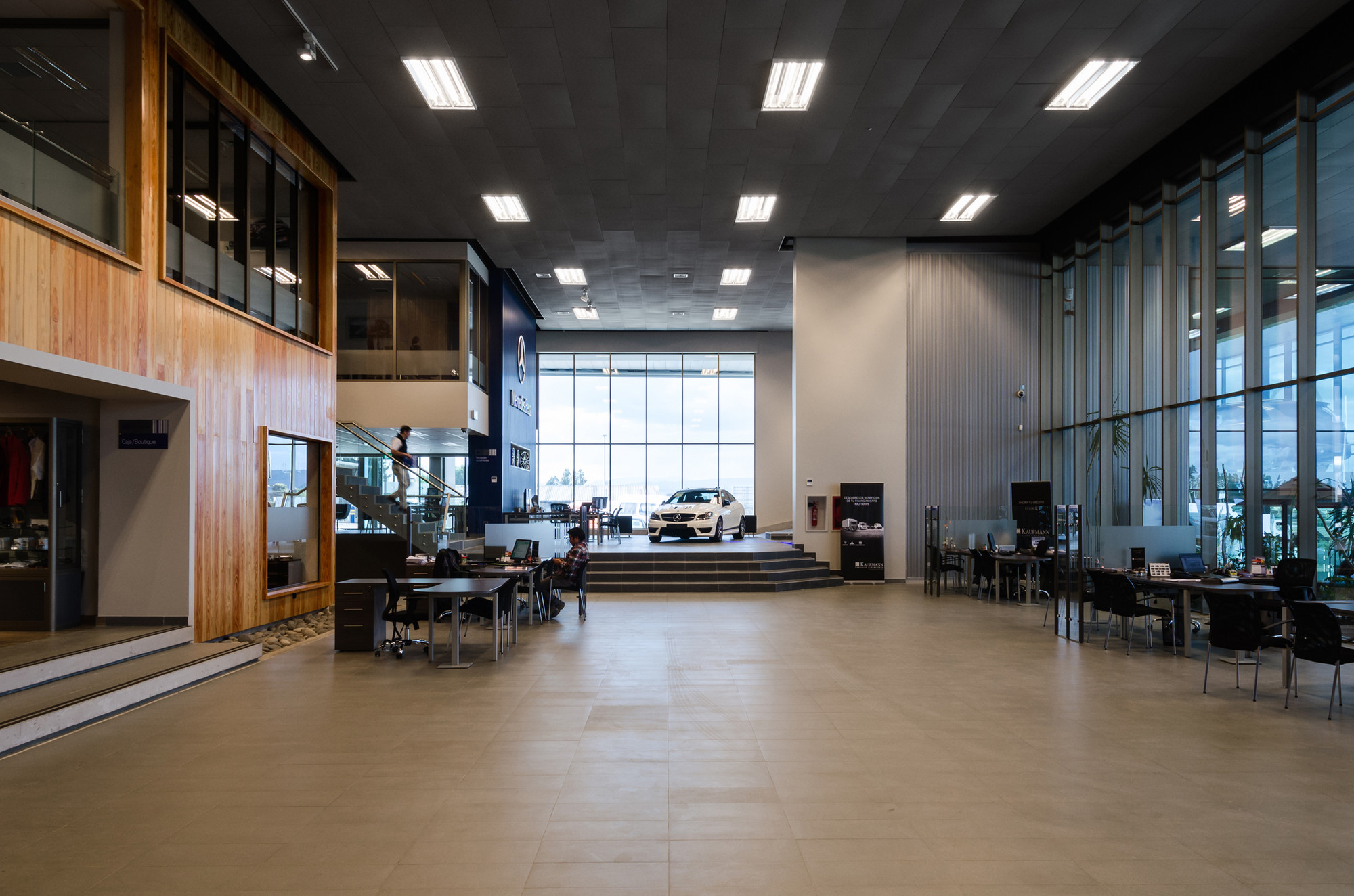 Galería de Kaufmann Temuco / B Schneider Arquitectos e Ingenieros - 30