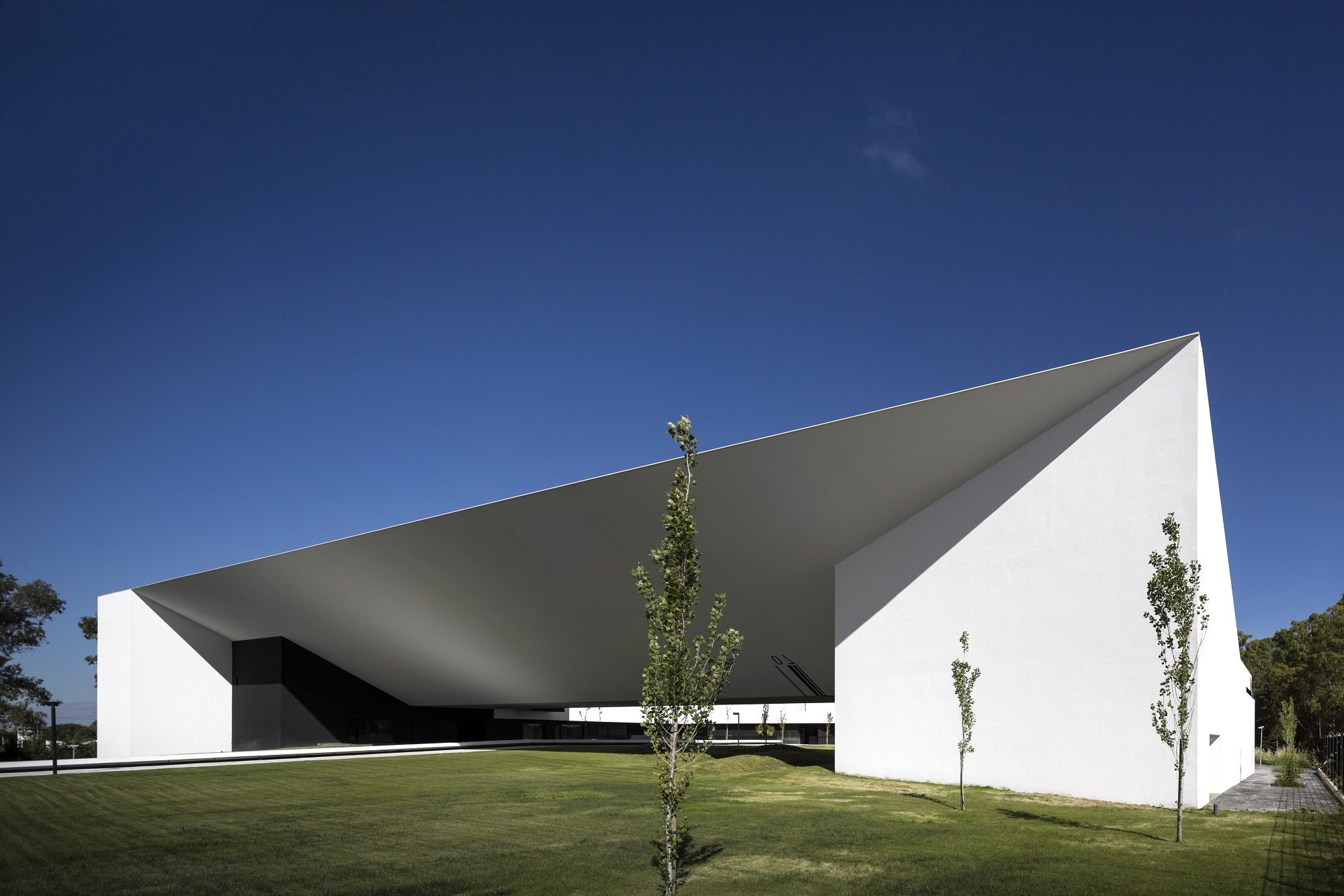 Gallery of STM School of Technology and Management / M.AR Montenegro ...