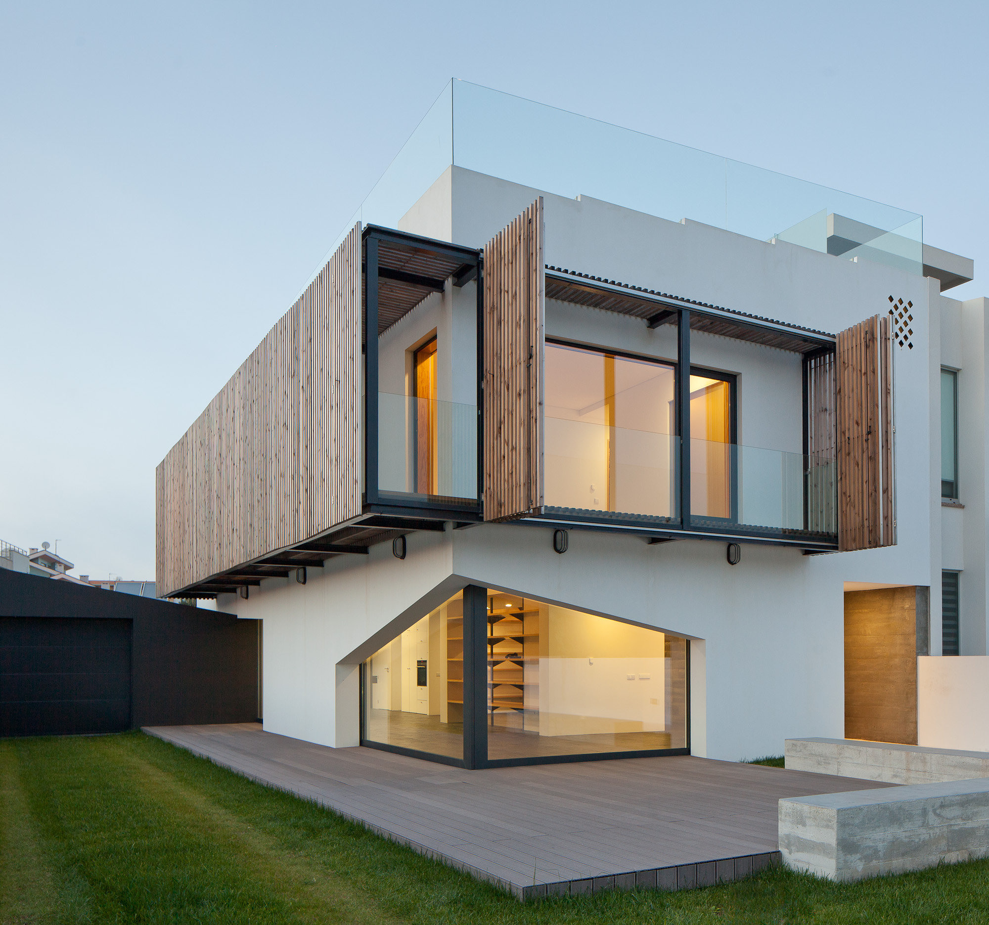 Galeria de Casa em Miramar / e|348 Arquitectura - 13