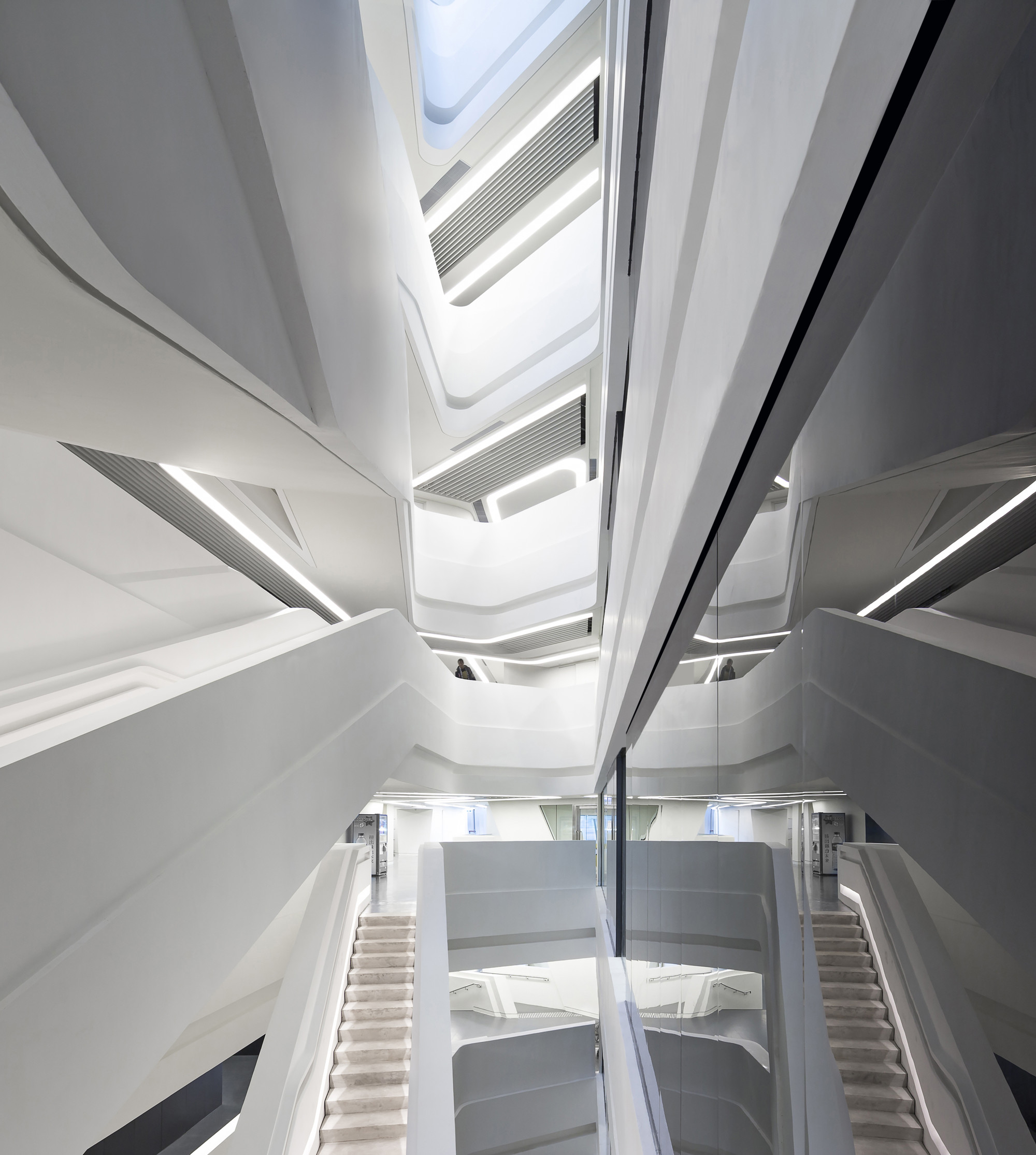 Galería de Torre de Innovación Jockey Club/ Zaha Hadid Architects - 2