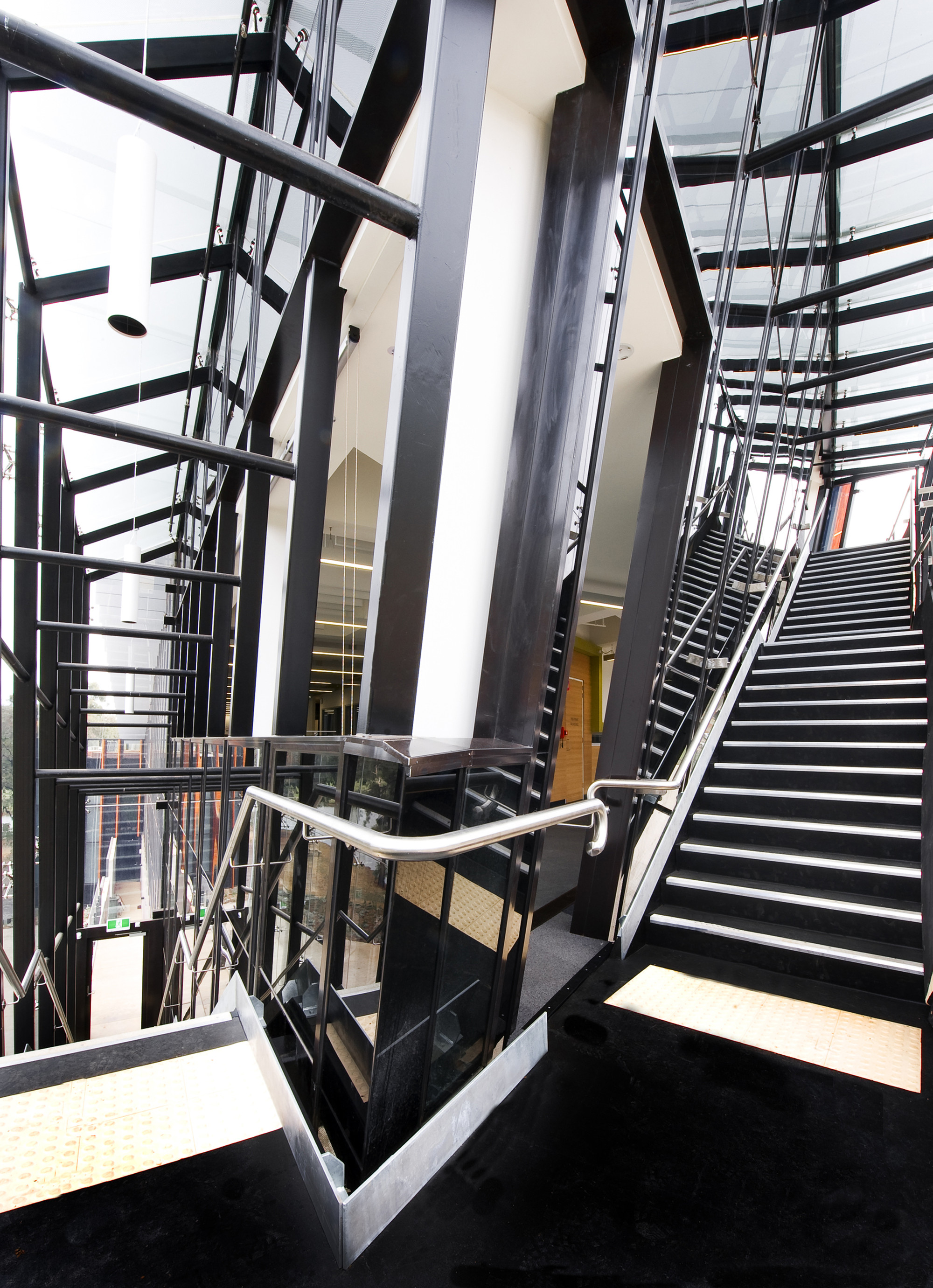 Gallery of Deakin University Regional Community Health Hub [REACH ...