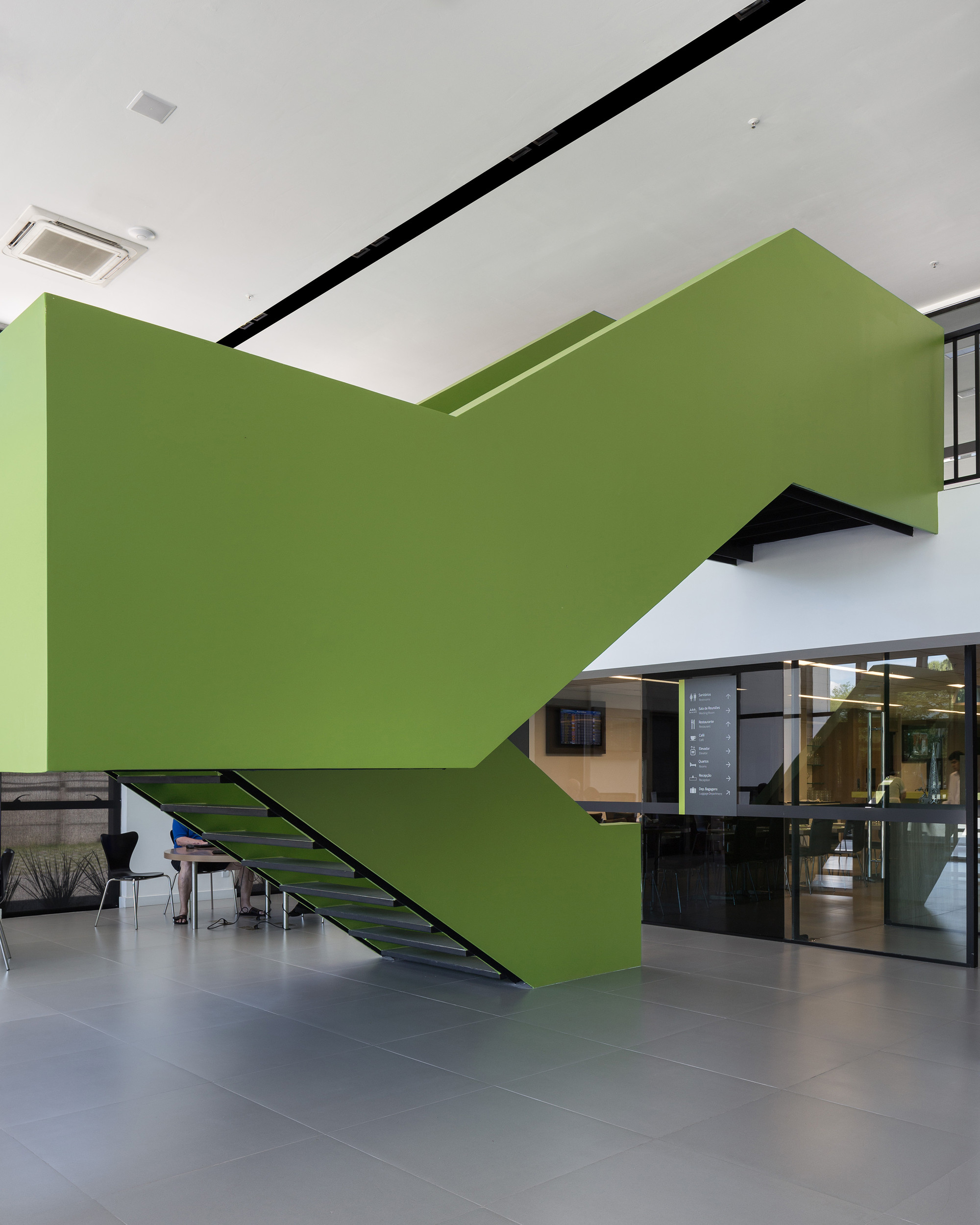 Galeria de Hotel Linx International Airport Galeão / OSPA Arquitetura e ...