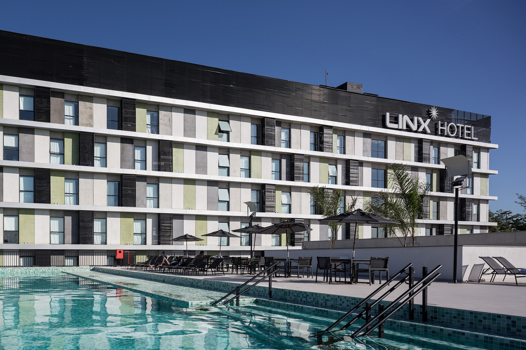 Galeria de Hotel Linx International Airport Galeão / OSPA Arquitetura e ...