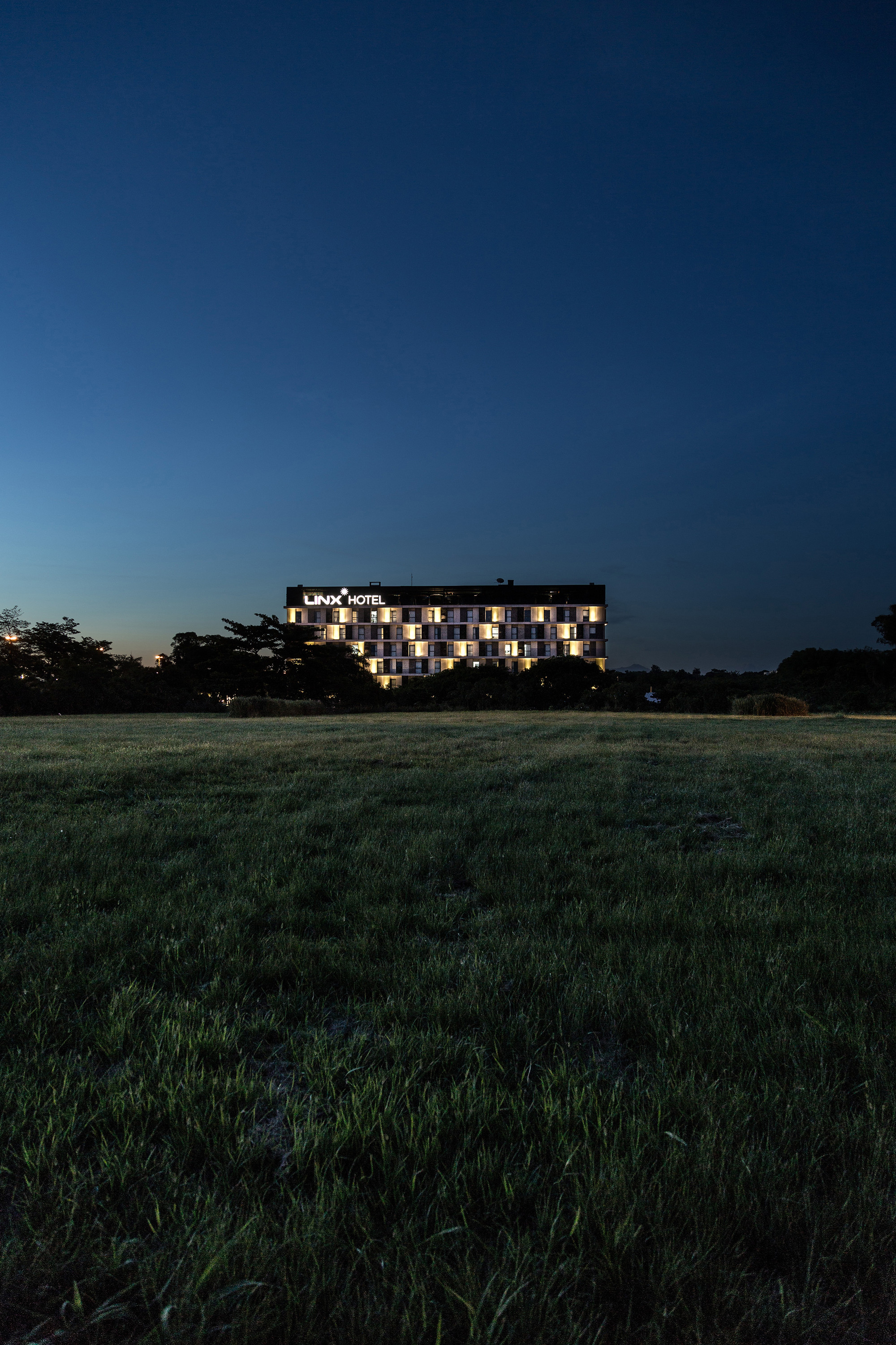 Galeria de Hotel Linx International Airport Galeão / OSPA Arquitetura e ...
