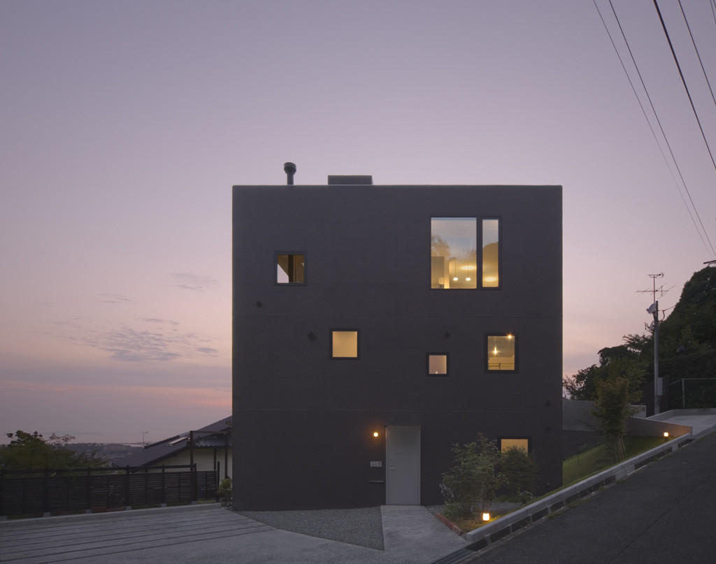 Gallery of House with Square Opening / NKS2 Architects - 6