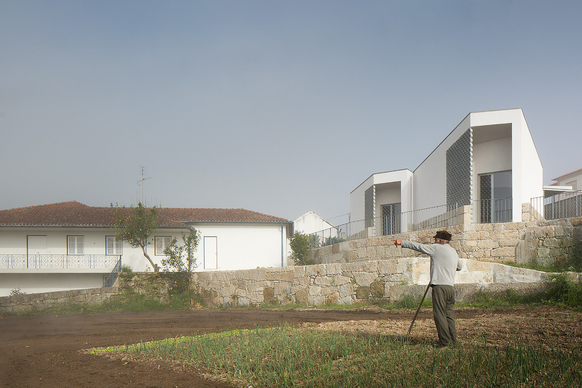 Gallery of Mortuary House in Vila Caiz / Raul Sousa Cardoso + Graça Vaz - 8