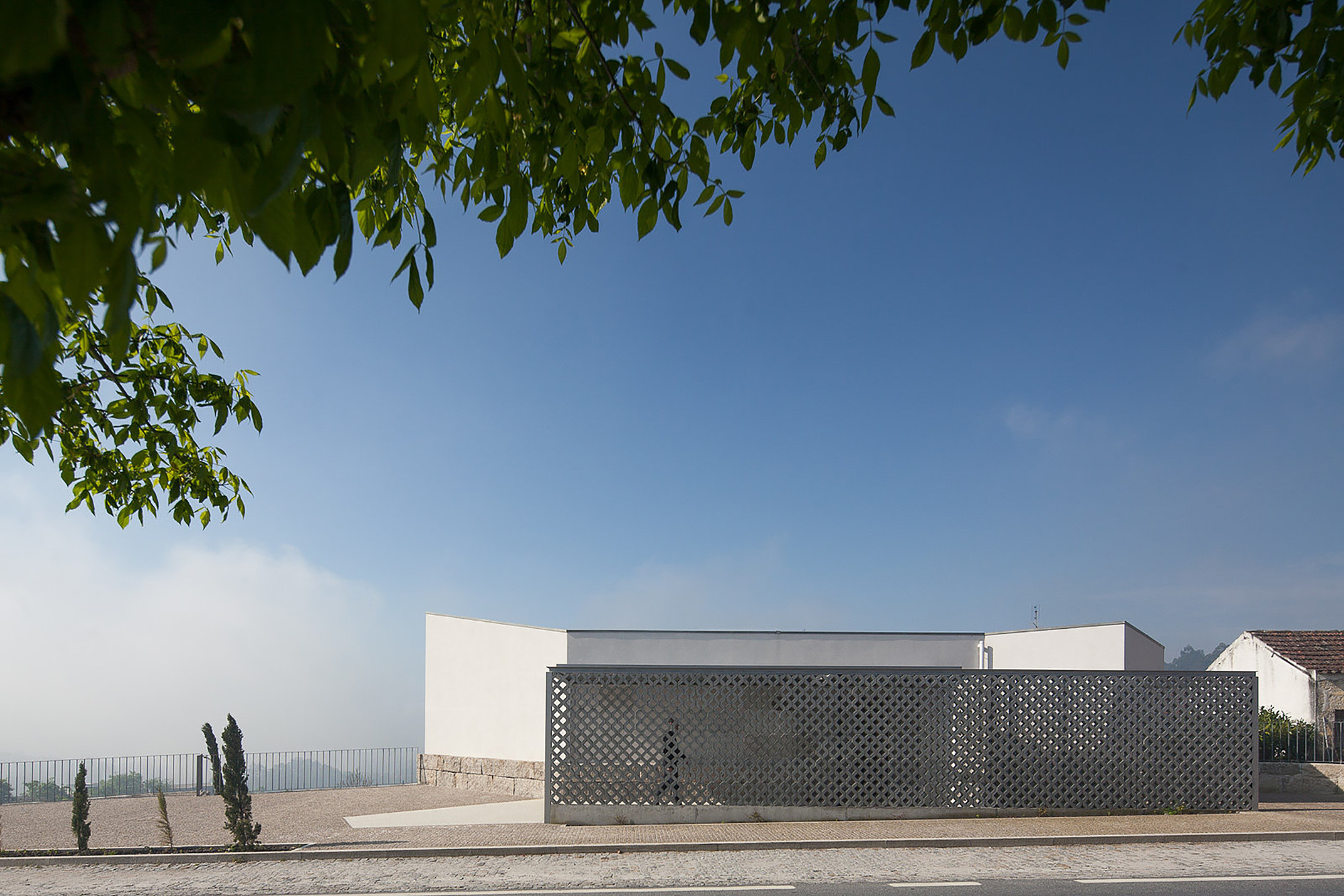 Gallery of Mortuary House in Vila Caiz / Raul Sousa Cardoso + Graça Vaz - 9