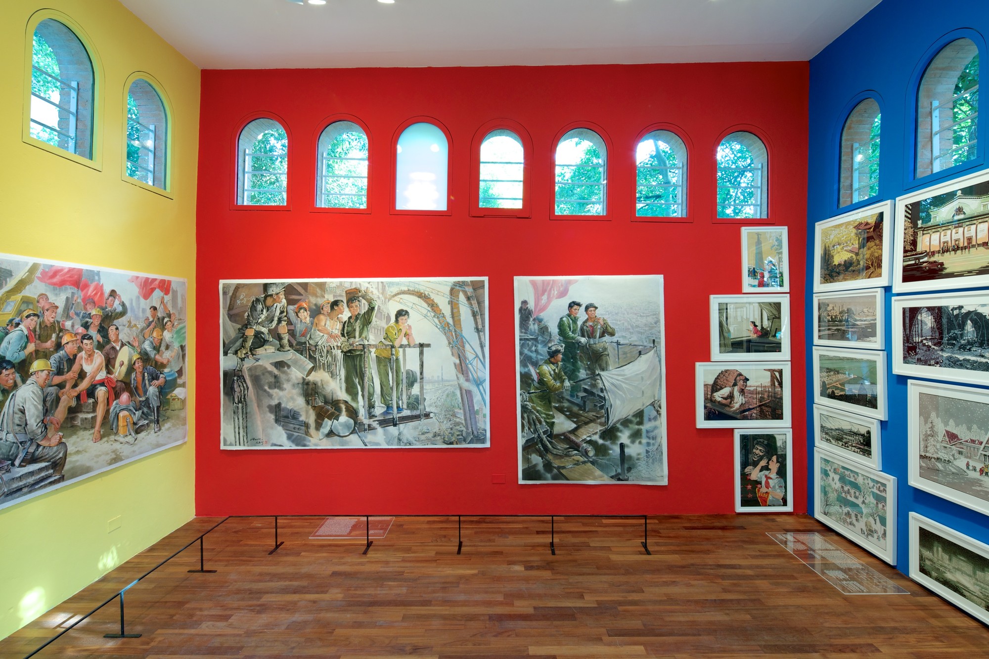 Galeria de Exposição “Crow's Eye View” – Coréia é premiada com o Leão ...