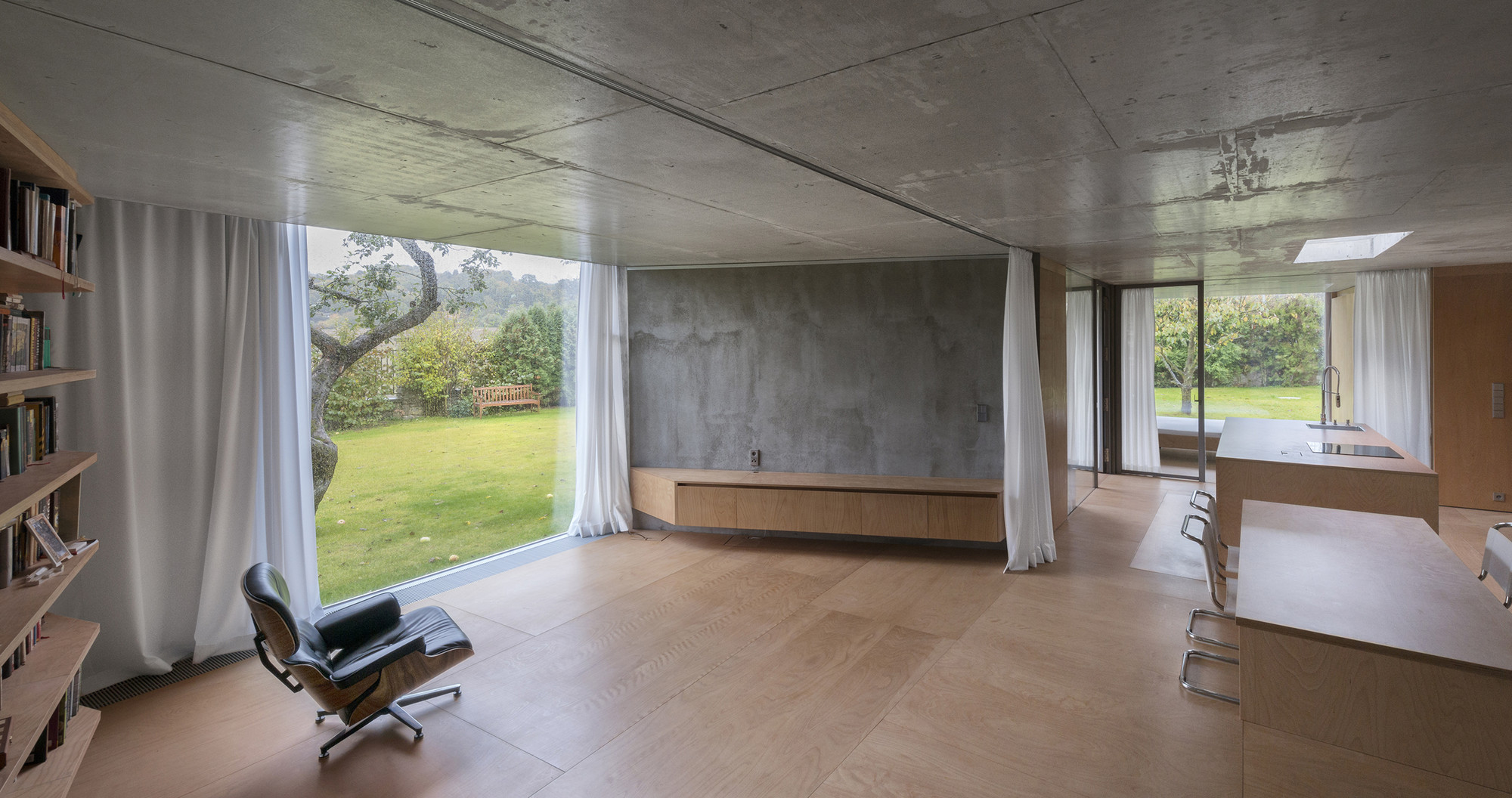 Gallery of Chameleon House / Petr Hajek Architekti - 2