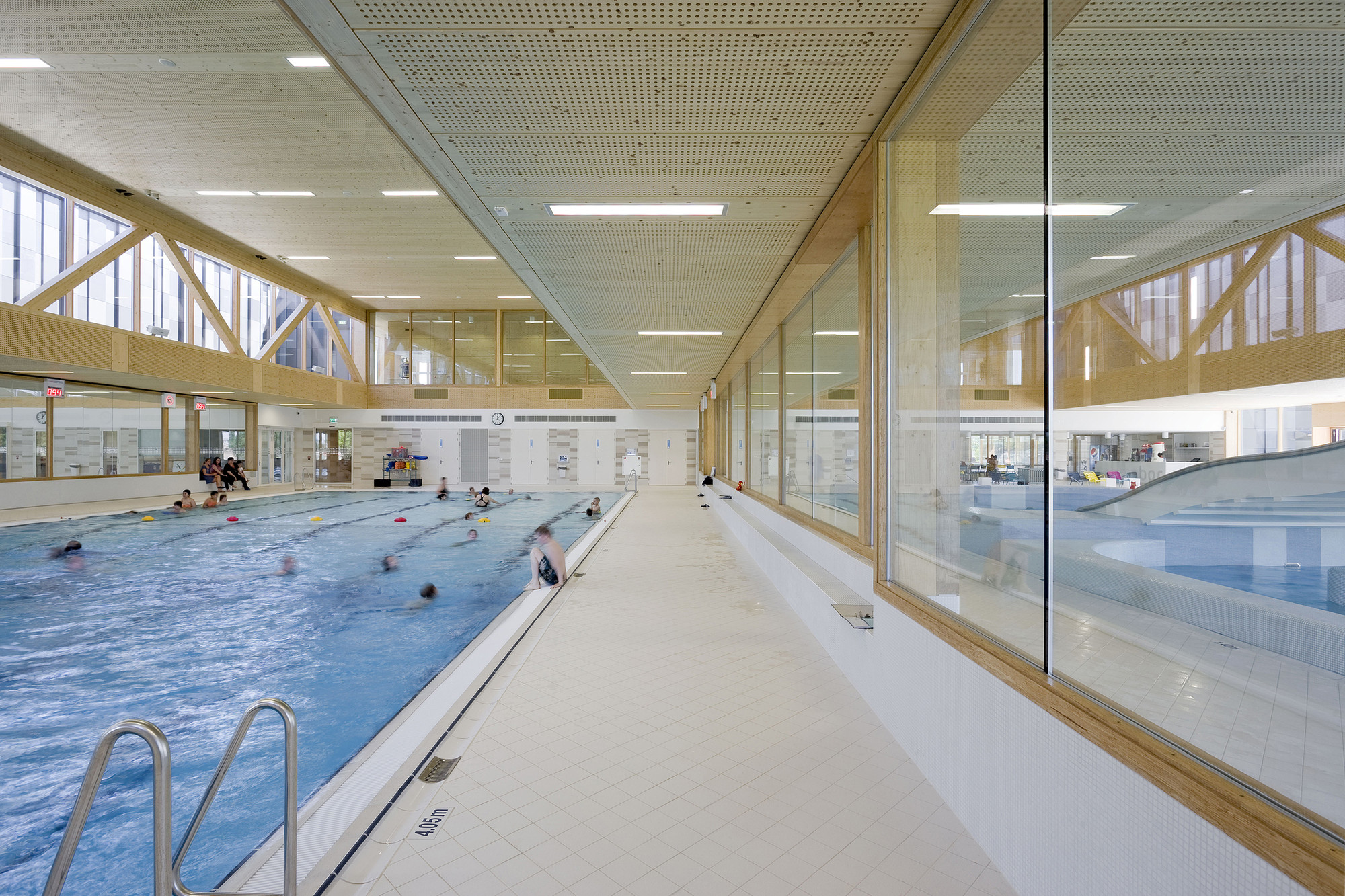 Gallery of Multifunctional swimming pool complex De Geusselt / Slangen ...