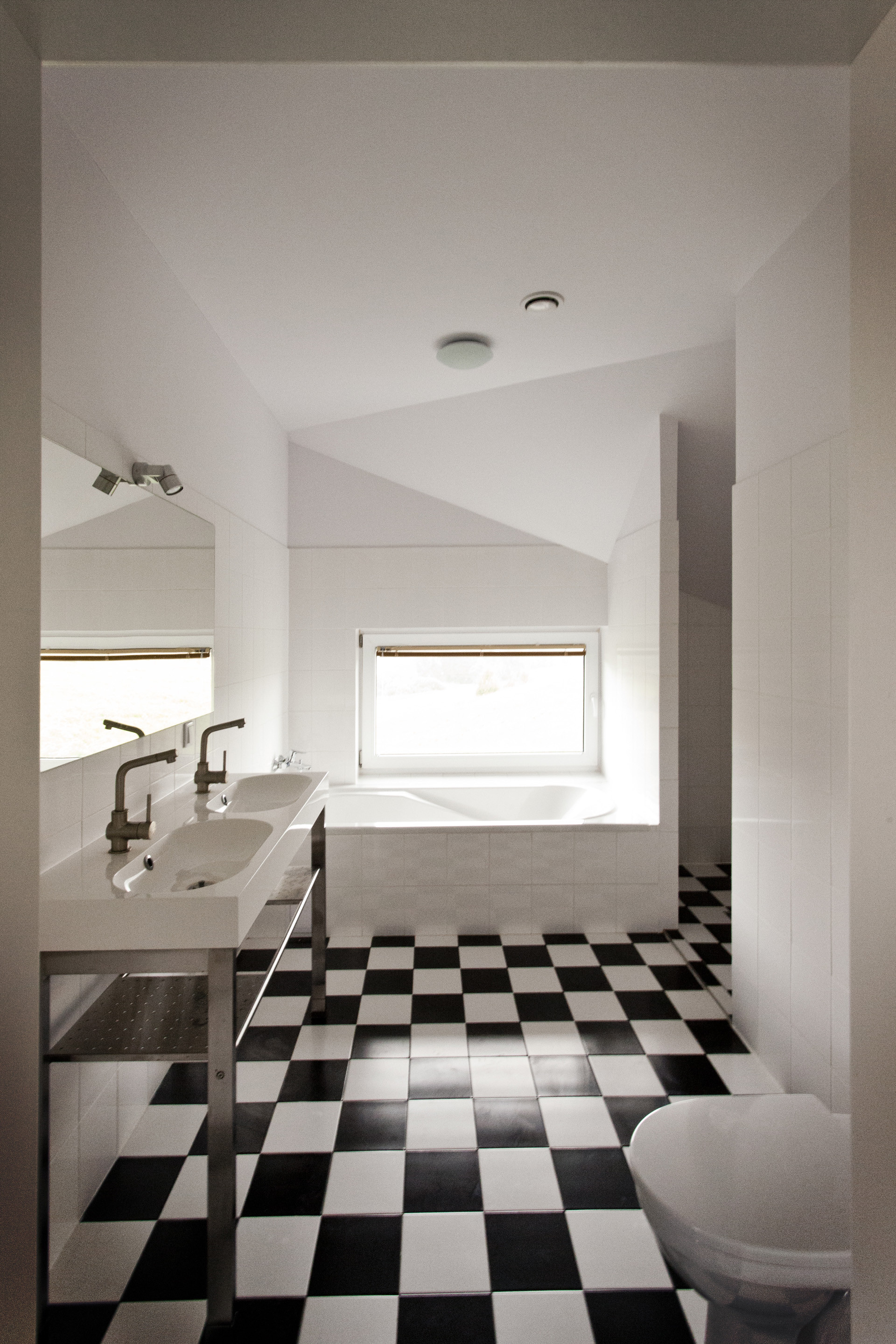 Gallery of 34.25° House / Bartek Arendt + Kasia Bedra - 16