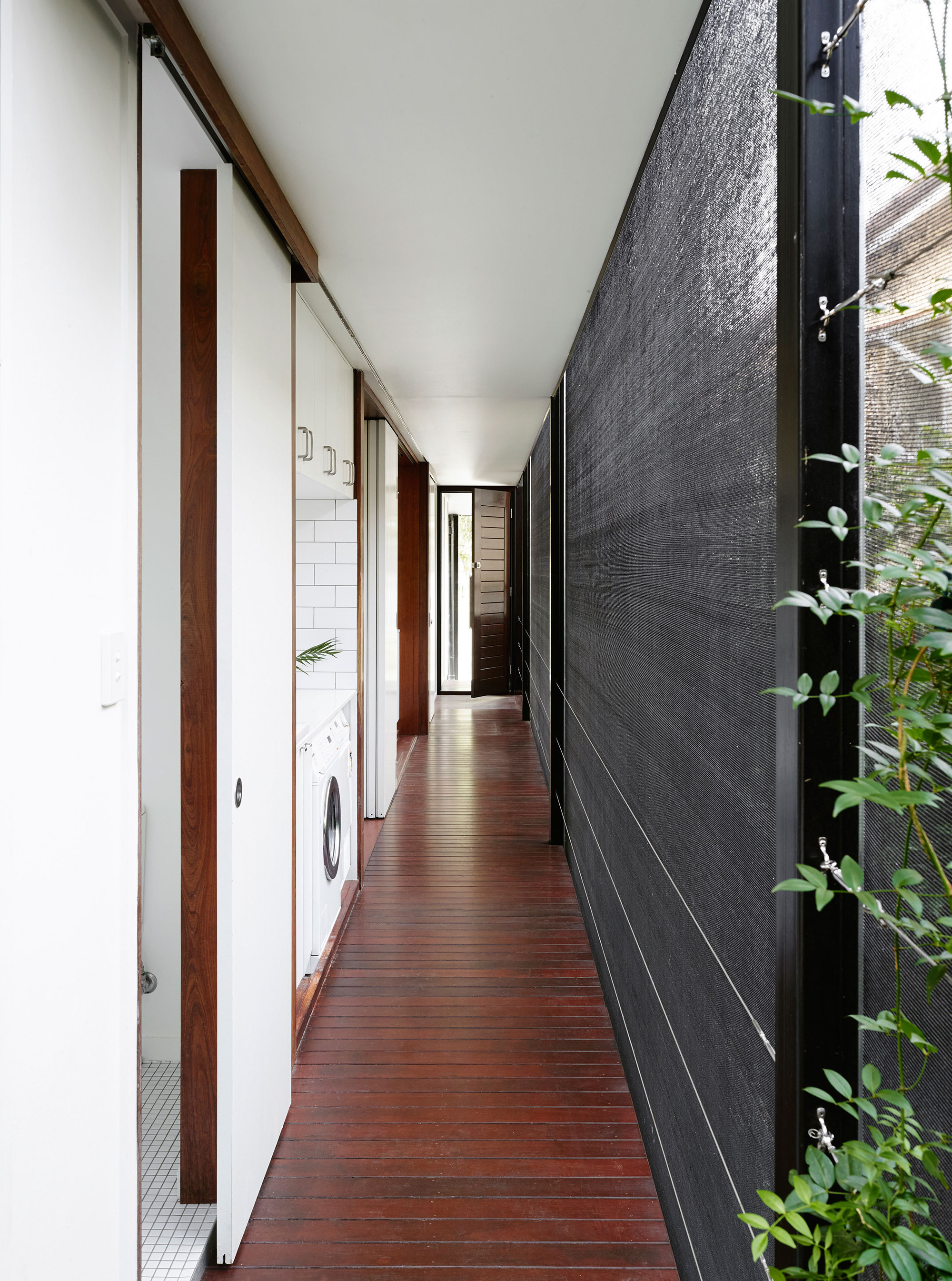 Gallery of Oxlade Drive House / James Russell Architect - 15