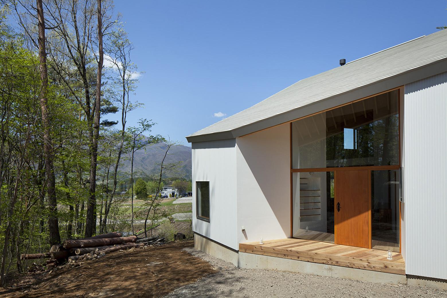 Gallery of House for Viewing the Mountain / Kawashima Mayumi Architects ...