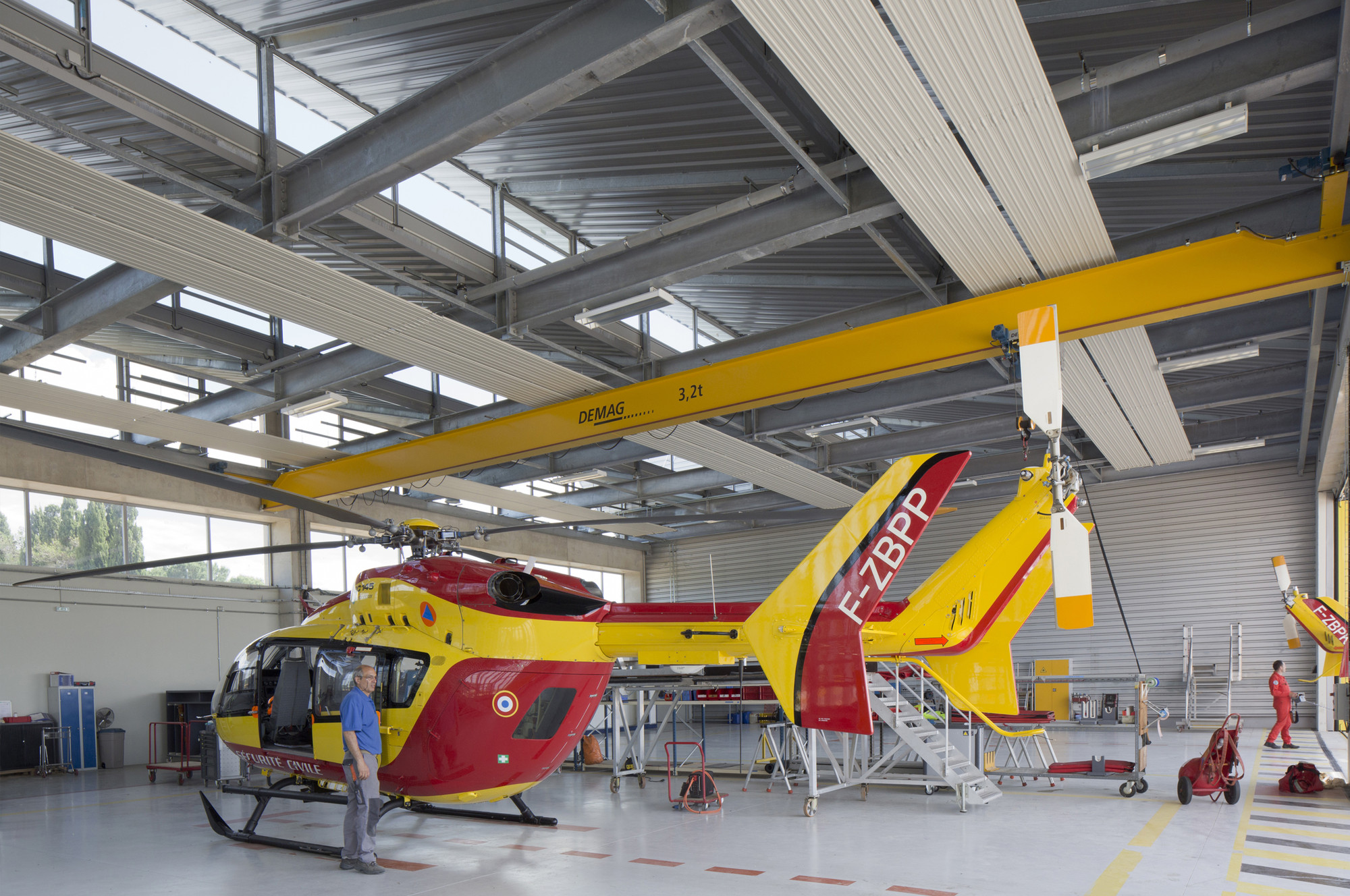 Gallery of Extension of the Helicopter Group of Civil Security / NBJ ...