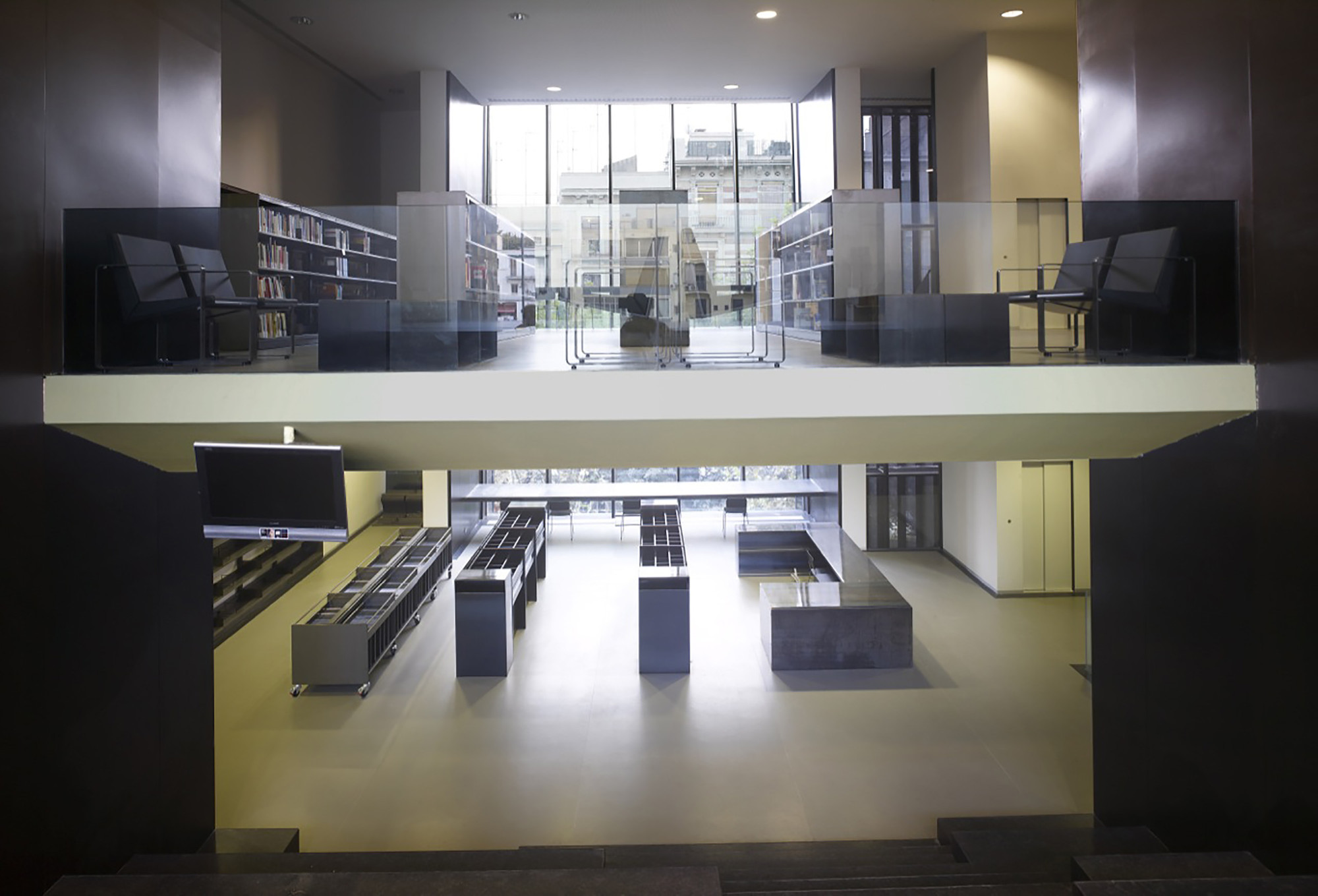 Gallery of Sant Antoni - Joan Oliver Library / RCR Arquitectes - 4