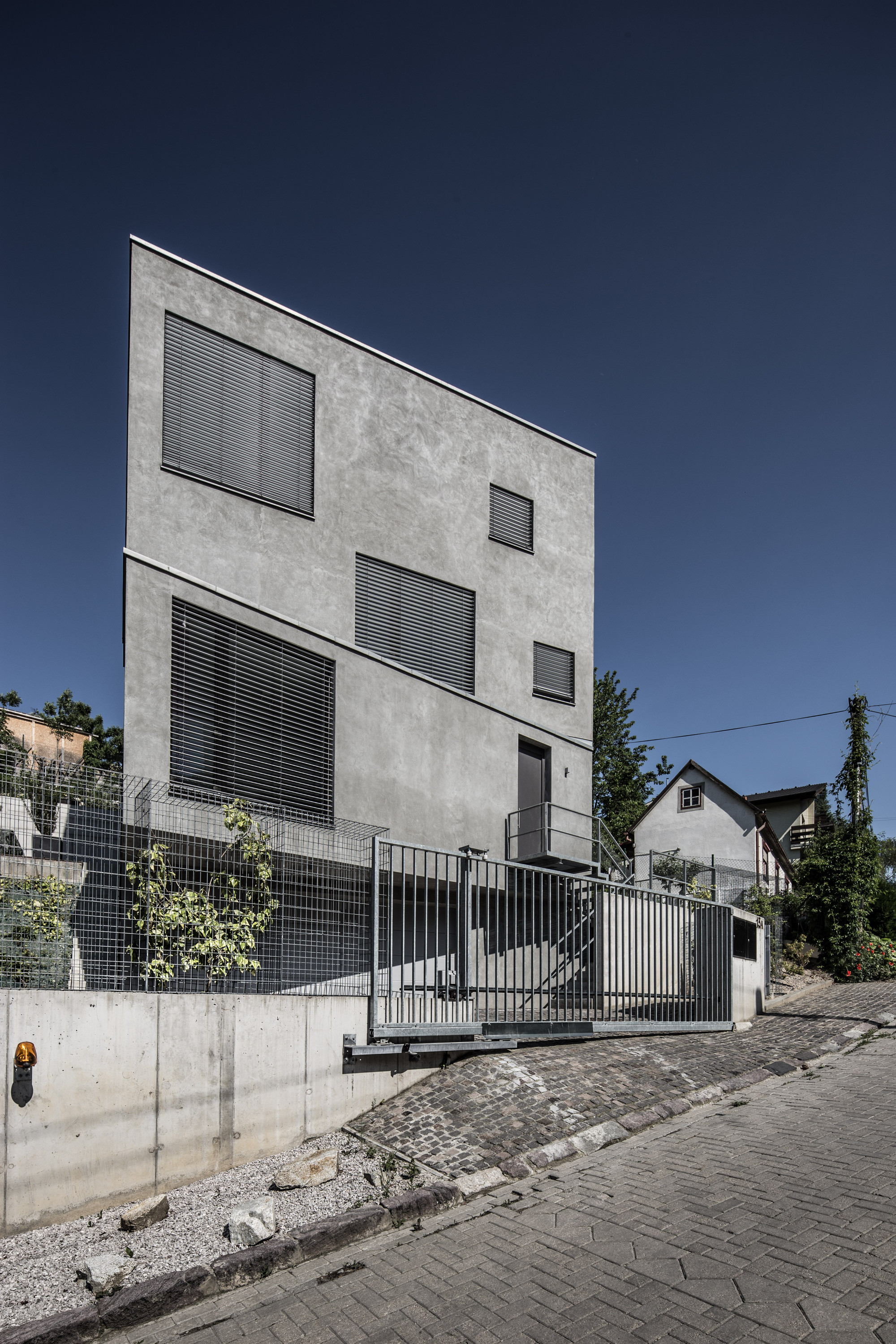 Galería de Casa familiar en Dlhé Diely I / Plusminusarchitects - 7