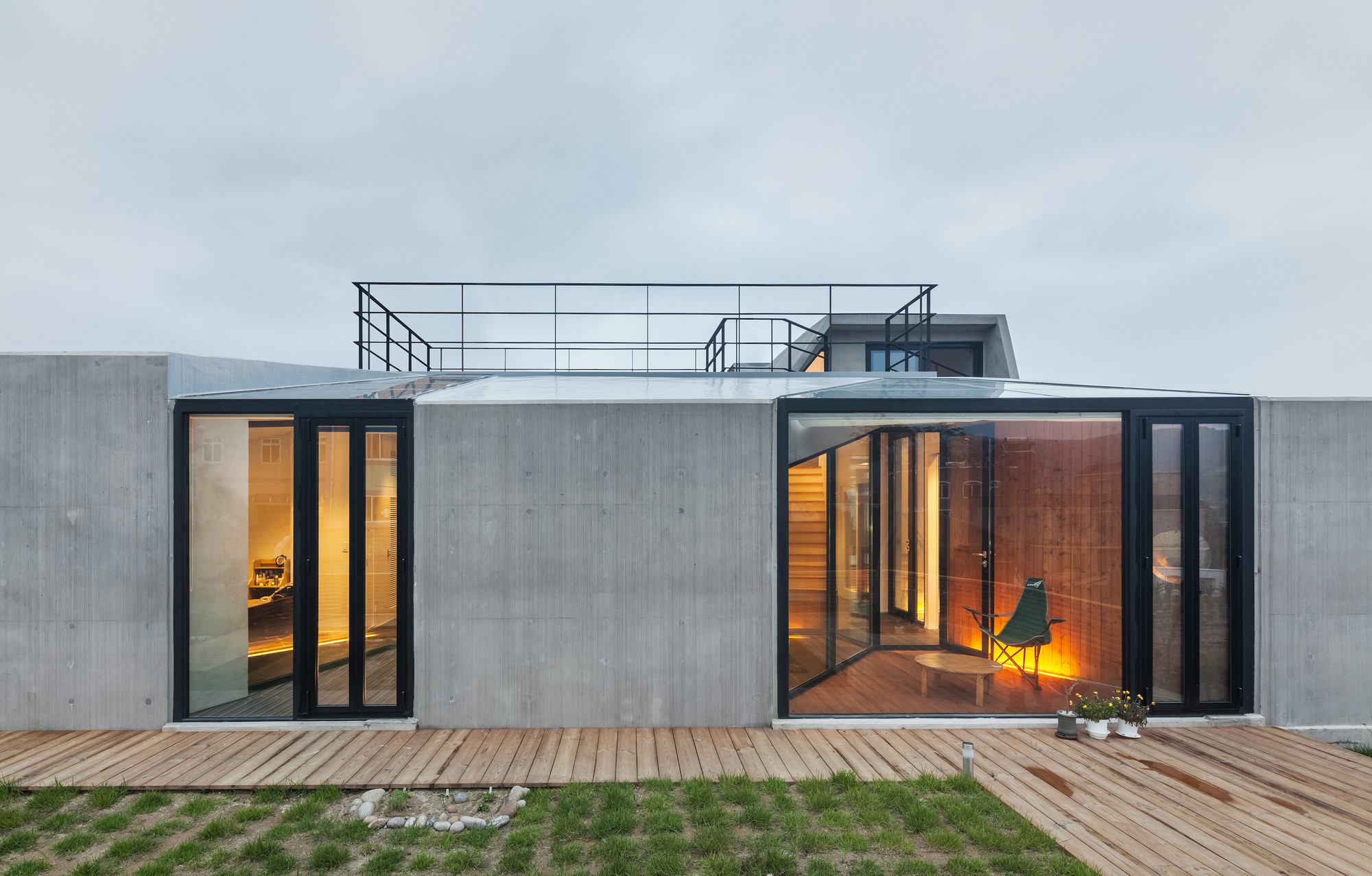 Gallery of VOIDWALL / AND - 6