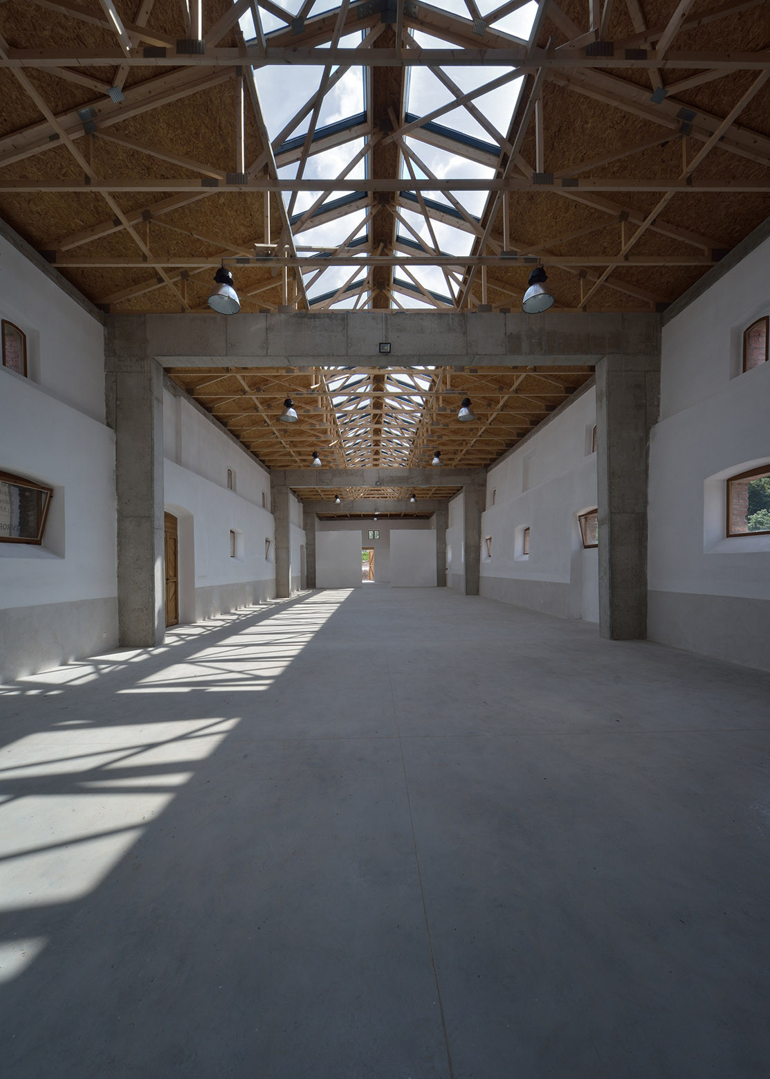 Horse Stable Refurbishment / 3+1 architekti | ArchDaily
