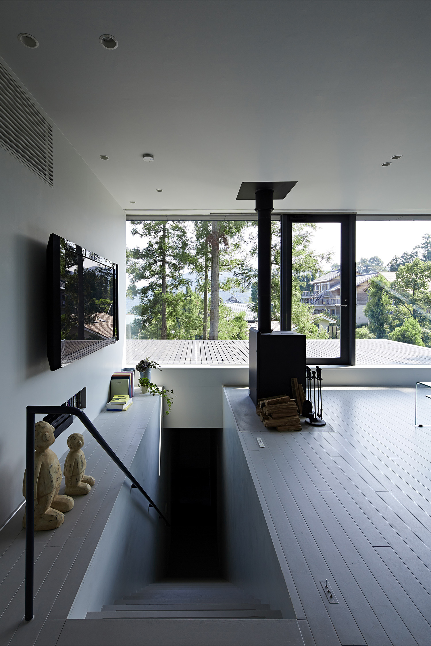 Gallery of House in Raizan-Forest / Rhythmdesign - 2