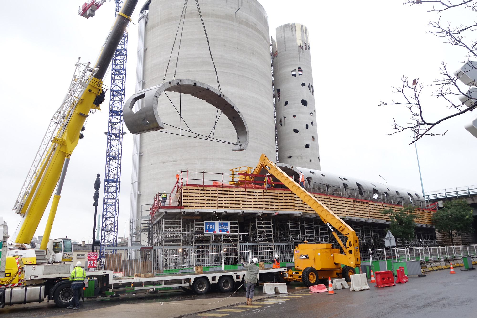 Gallery of Silos 13 / VIB Architecture - 30