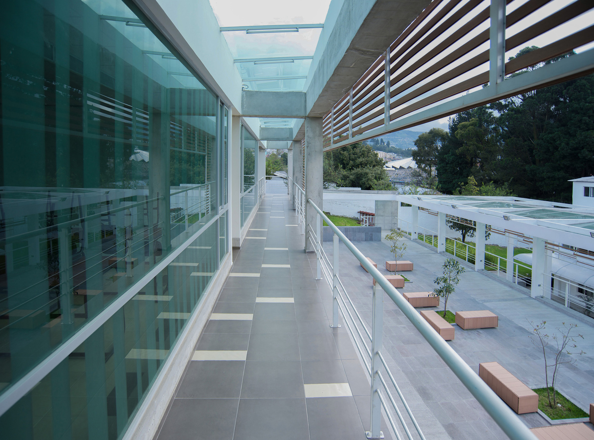 Gallery of Metropolitan Institute of Desing / Mauricio González ...