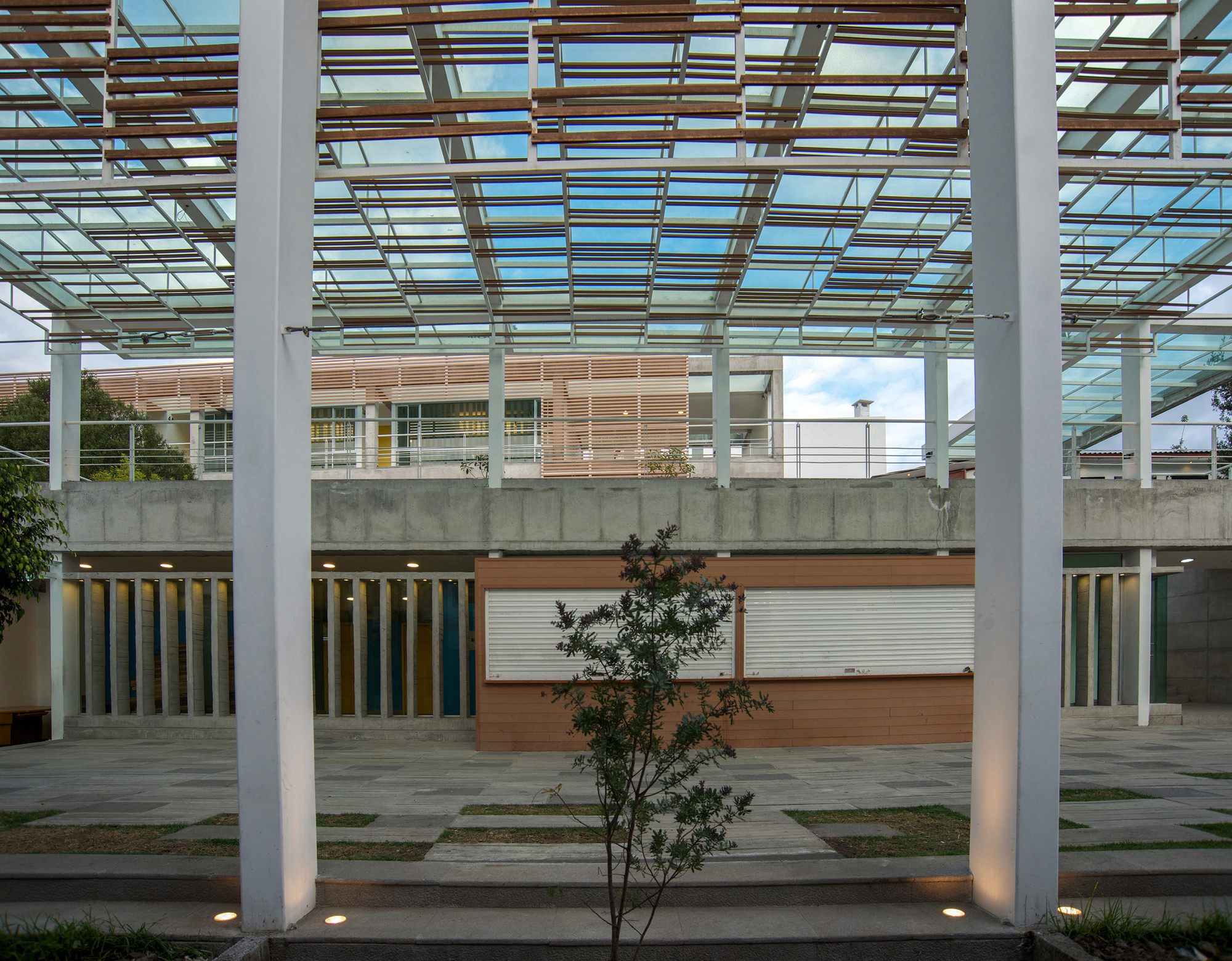 Gallery of Metropolitan Institute of Desing / Mauricio González ...