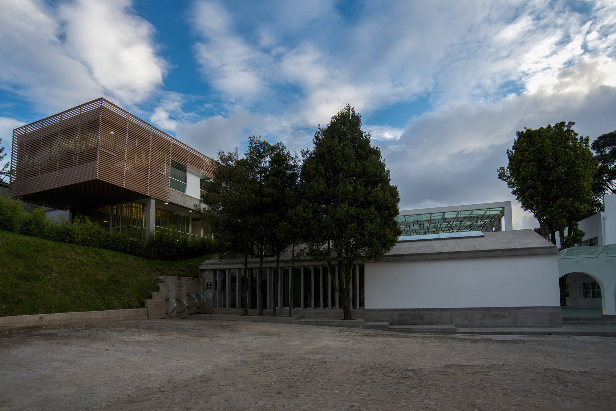 Gallery of Metropolitan Institute of Desing / Mauricio González ...