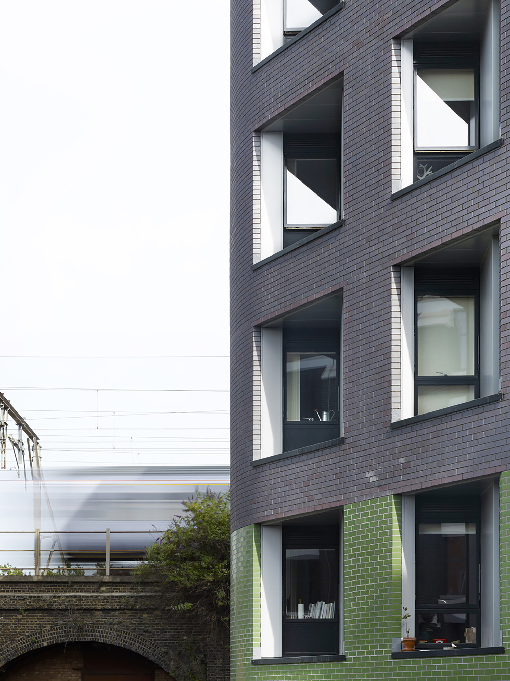 Gallery of Mint Street Peabody Housing / Pitman Tozer Architects - 4