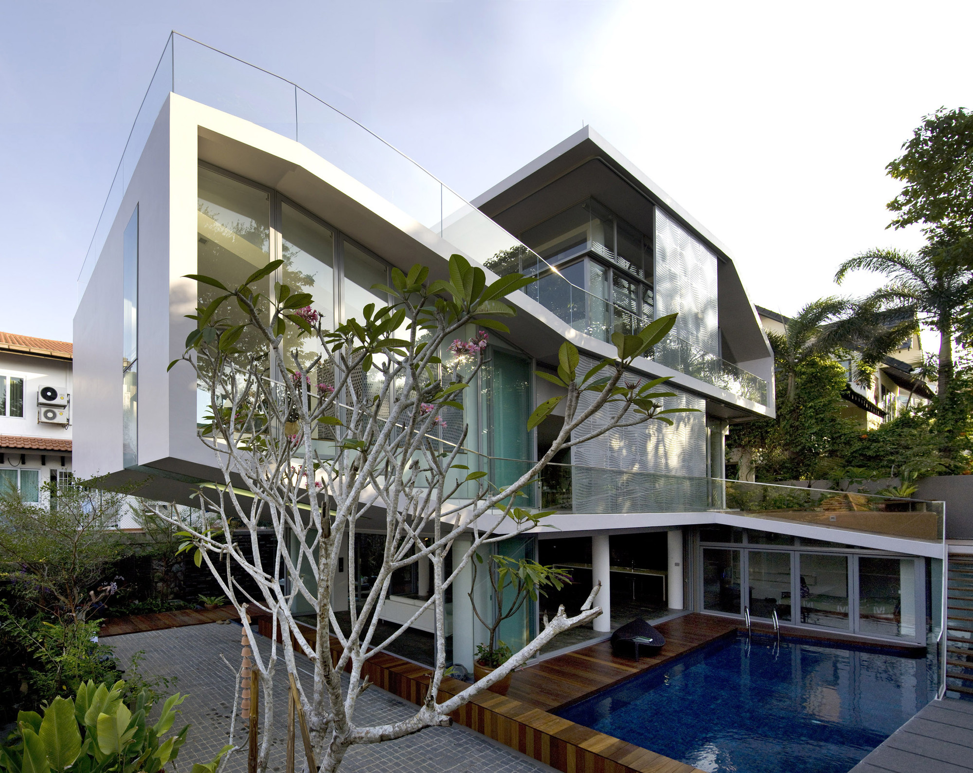Gallery of OOI House / Czarl Architects - 15