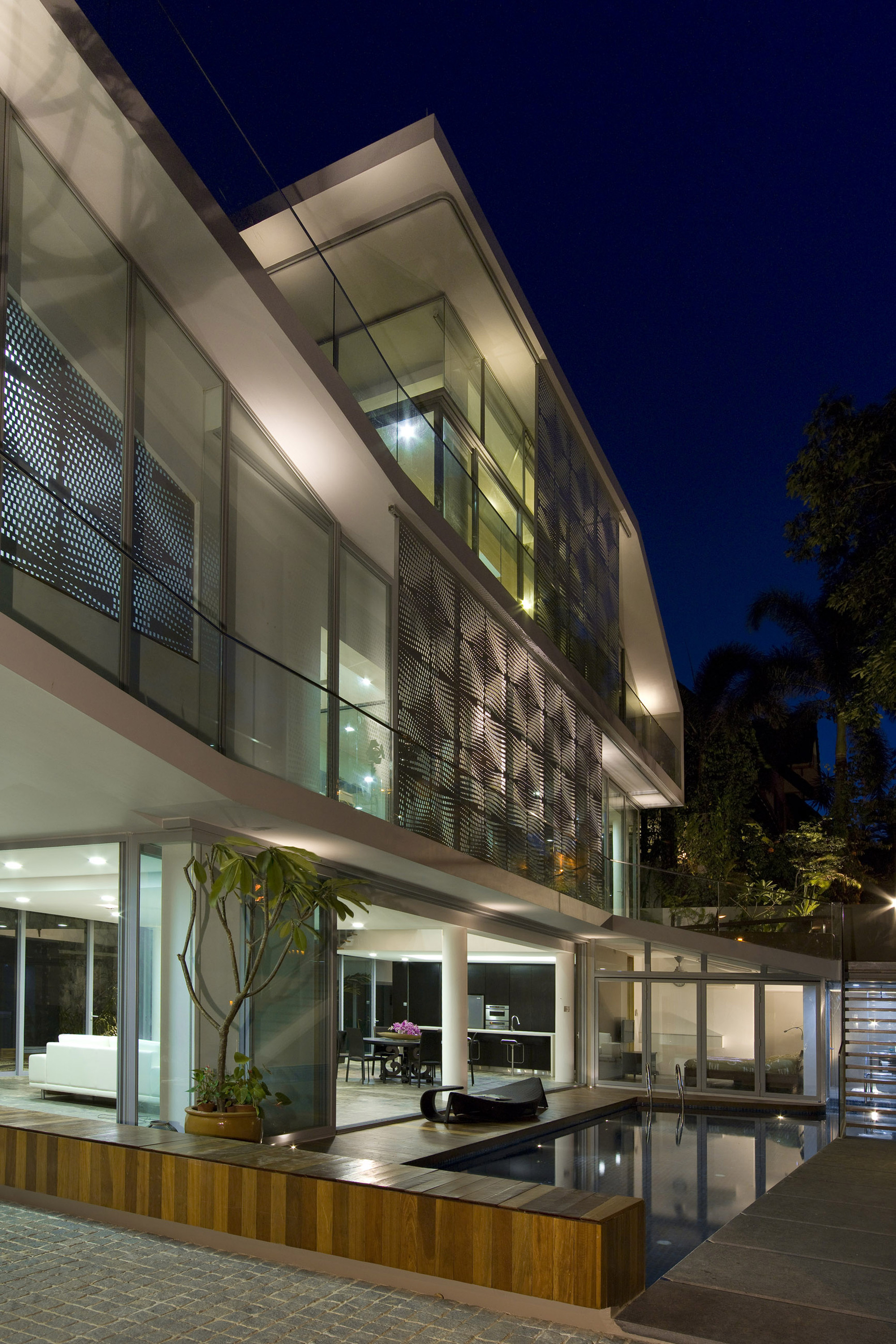 Gallery of OOI House / Czarl Architects - 16