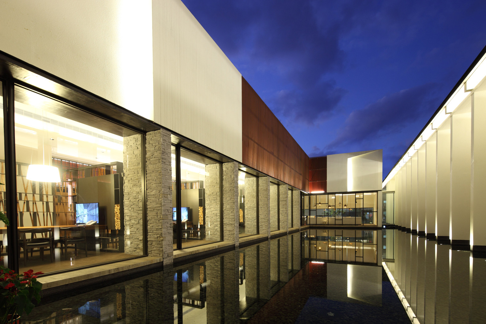 Gallery of Exquisite Minimalist / Arcadian Architecture+Design - 4