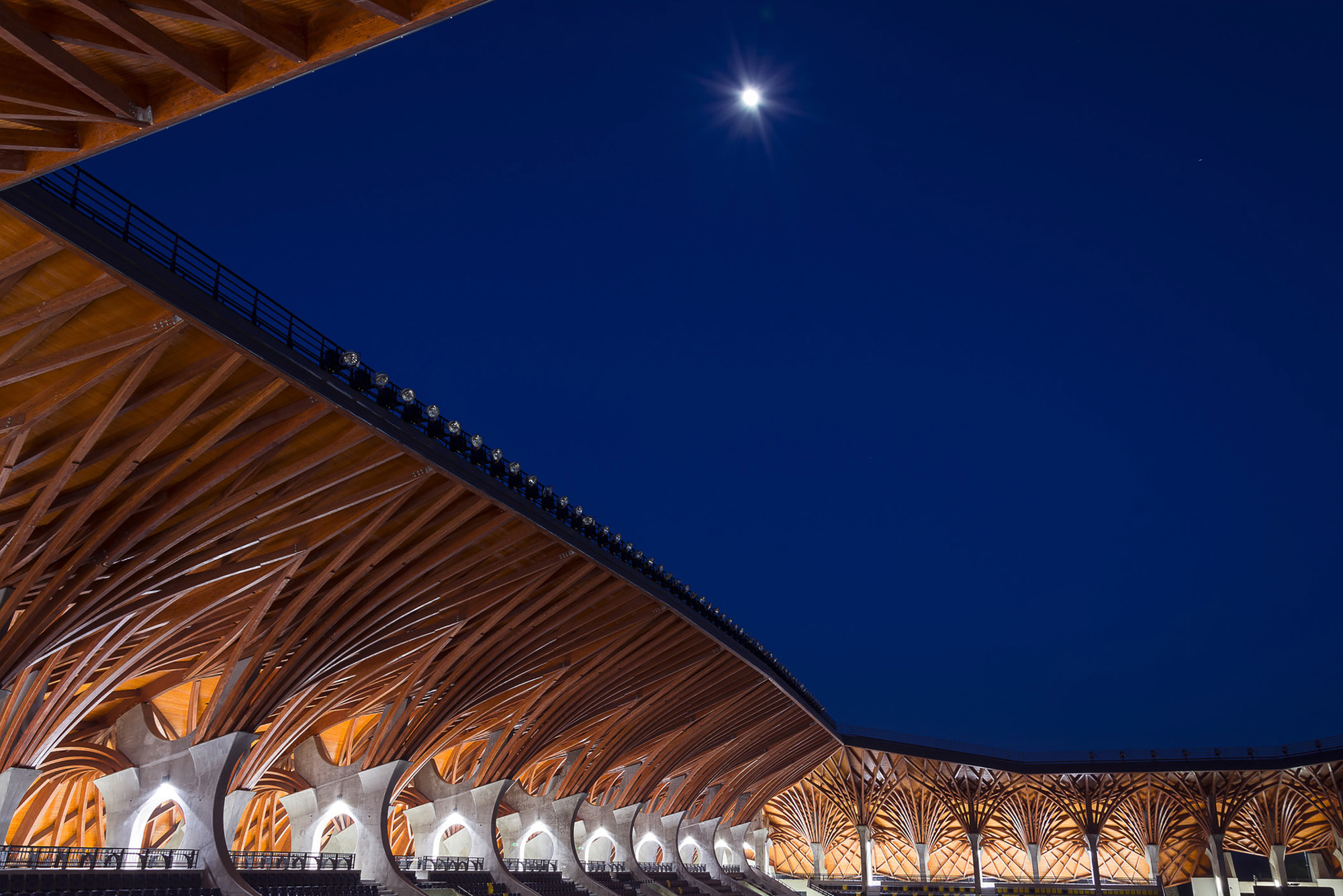 Gallery of Pancho Arena / Tamás Dobrosi + Doparum Architects - 22
