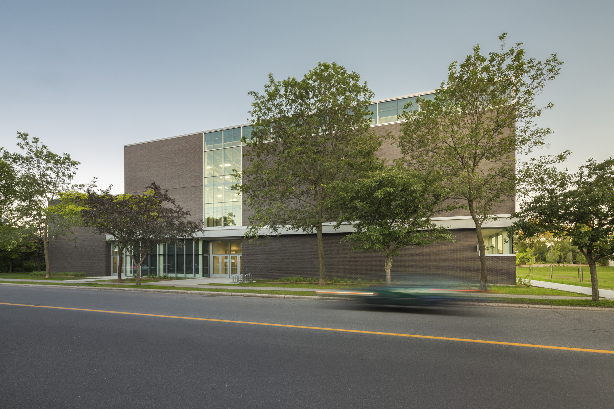 Gallery of Collège Saint-Louis / Marosi Troy Architectes + Jodoin ...