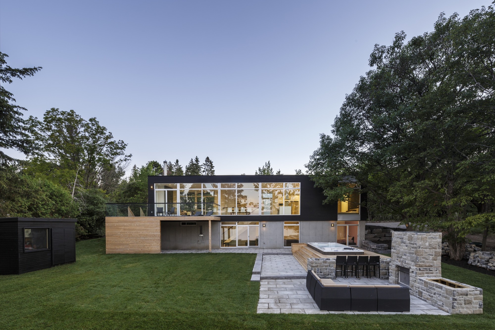Gallery of Dunrobin Shores / Christopher Simmonds Architect - 1