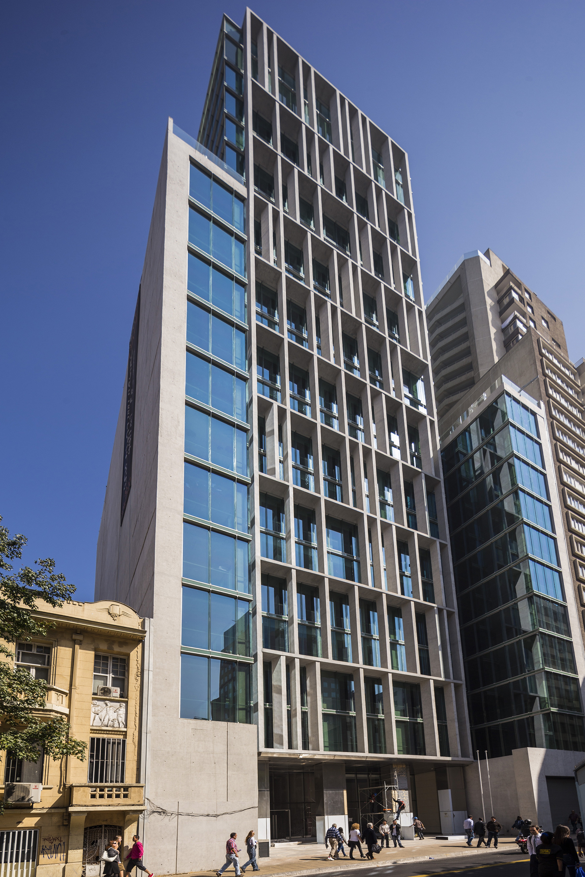 Gallery of Amunategui Building / Alemparte Morelli y Asociados Arquitectos - 3