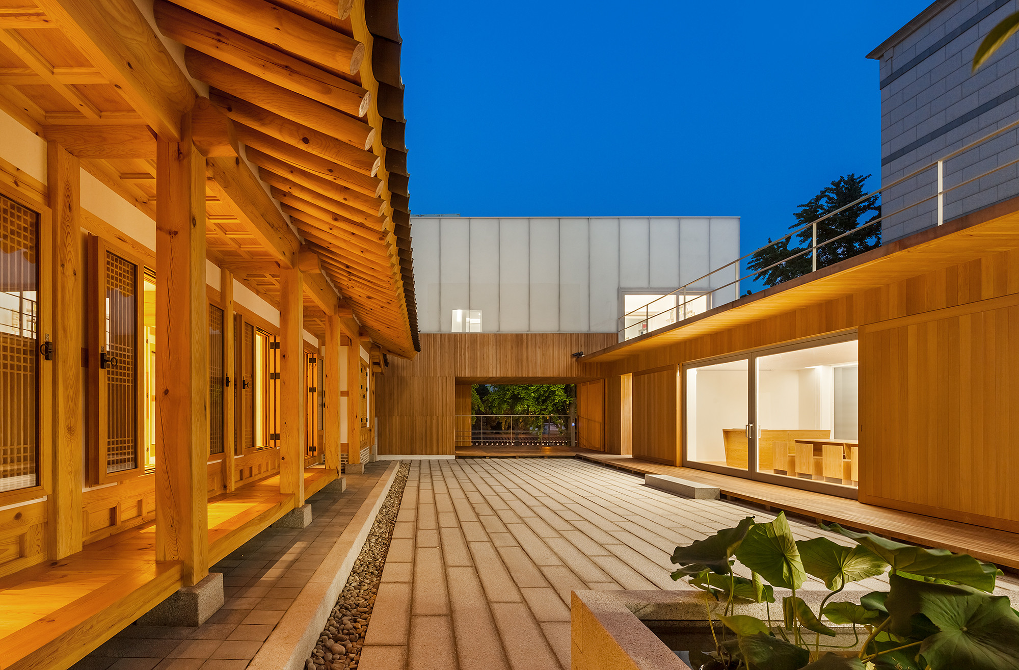 Gallery of Arumjigi Building / Kim Jongkyu + m.a.r.u.network - 20