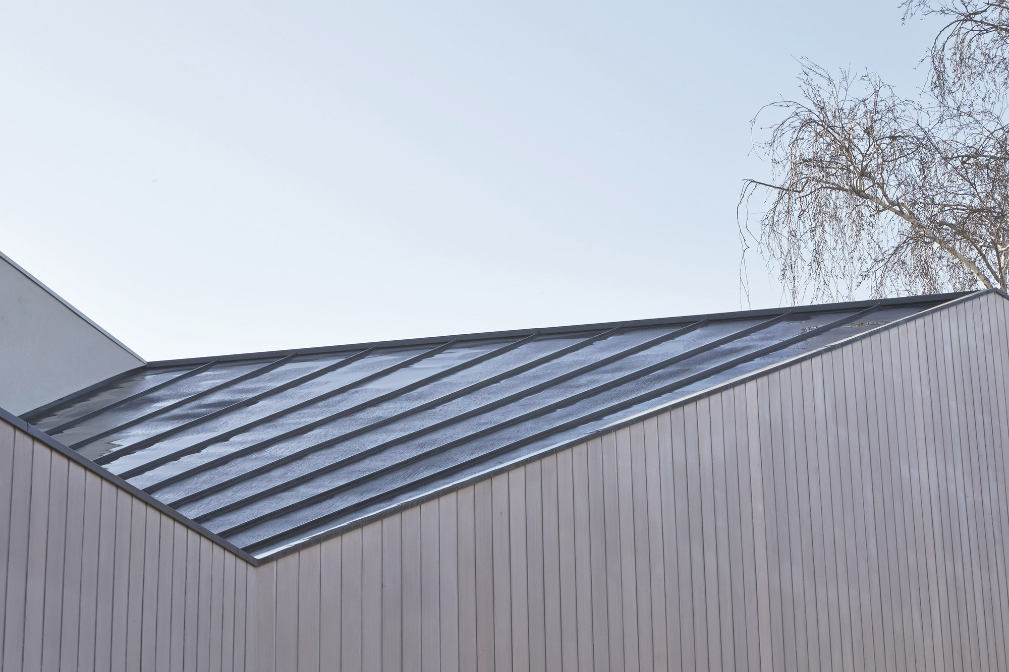 Gallery of Bow House / Edwards Moore - 11