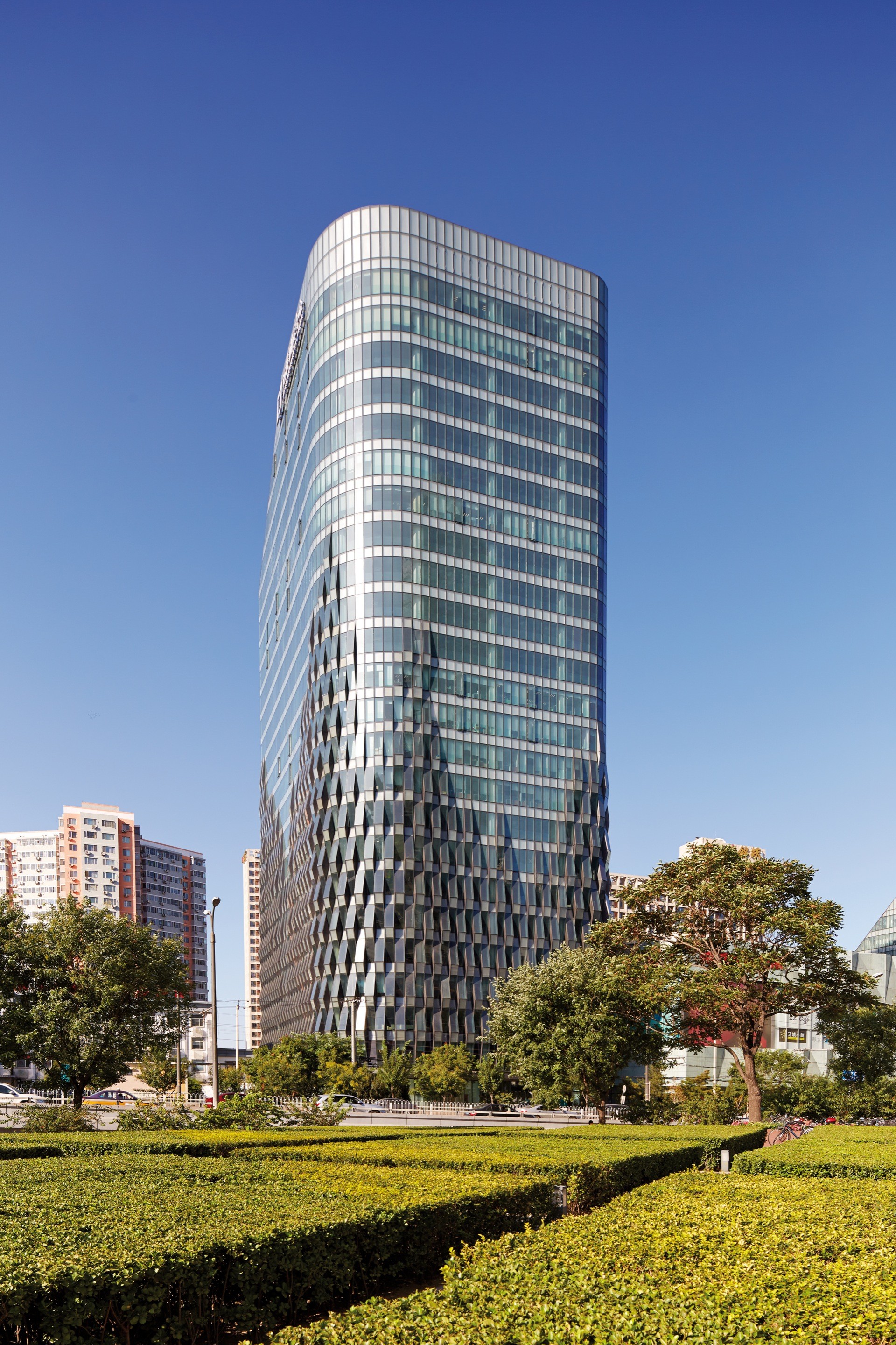 Gallery of Jing Mian Xin Cheng / CLOU architects - 10