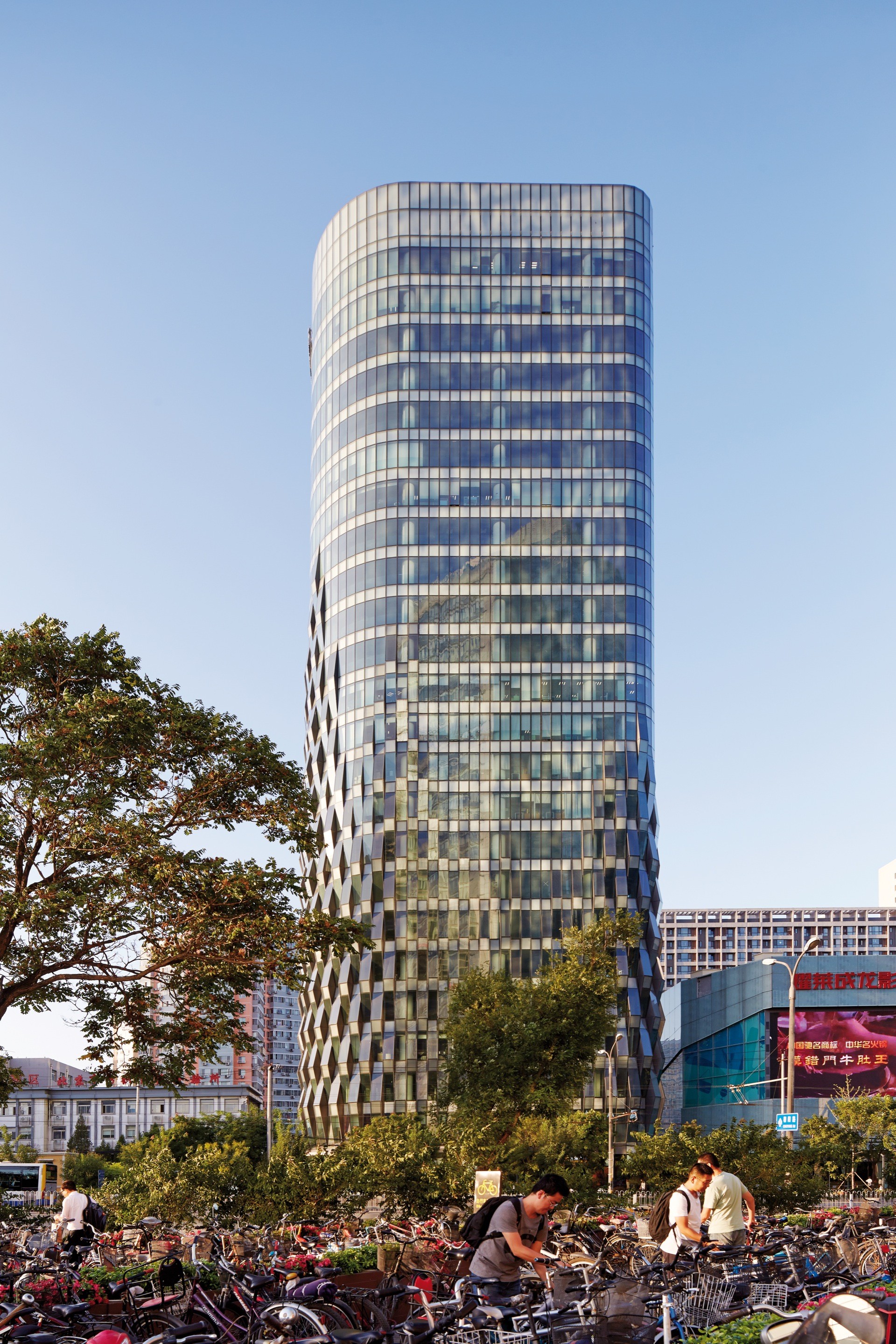 Gallery of Jing Mian Xin Cheng / CLOU architects - 8